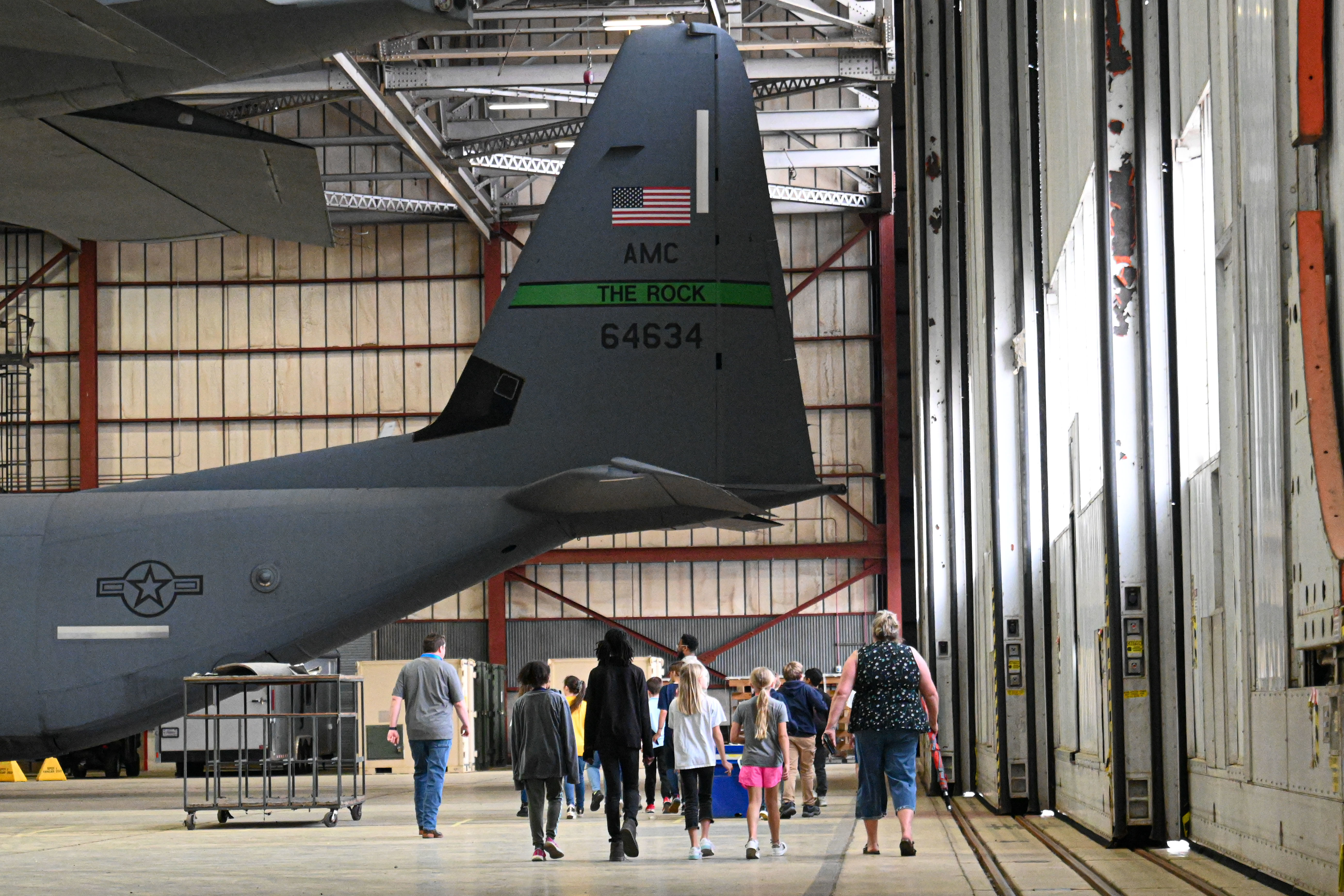 STARBASE students visits TLR's flightline > Little Rock Air Force Base ...