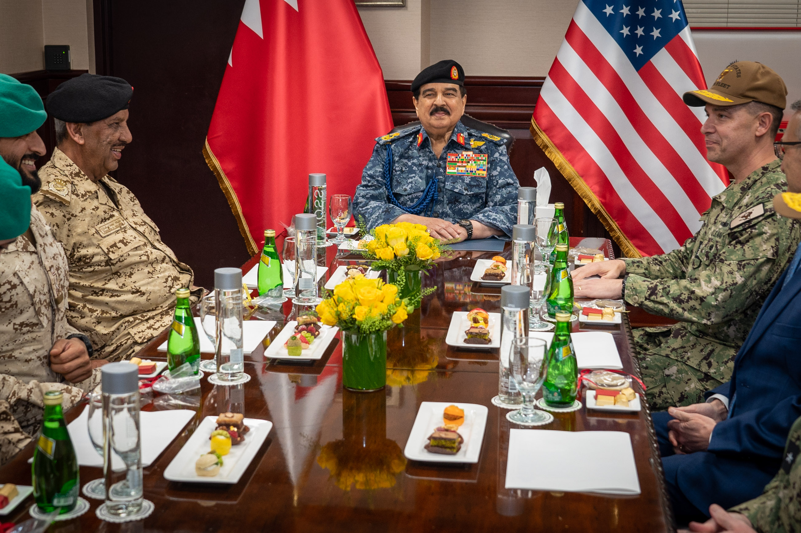 His Majesty the King of Bahrain Visits U.S. 5th Fleet Headquarters > U ...