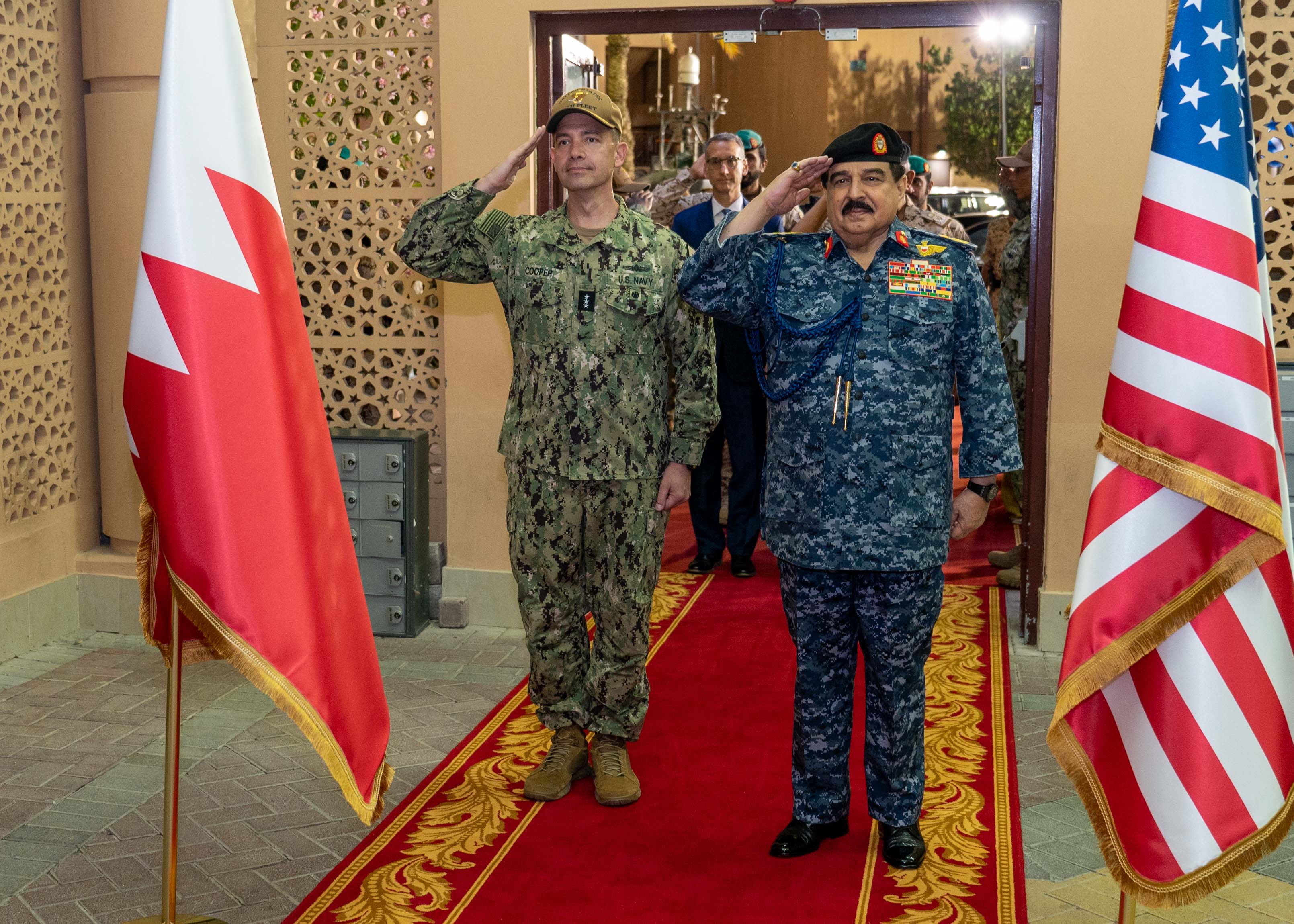 His Majesty the King of Bahrain Visits U.S. 5th Fleet Headquarters ...
