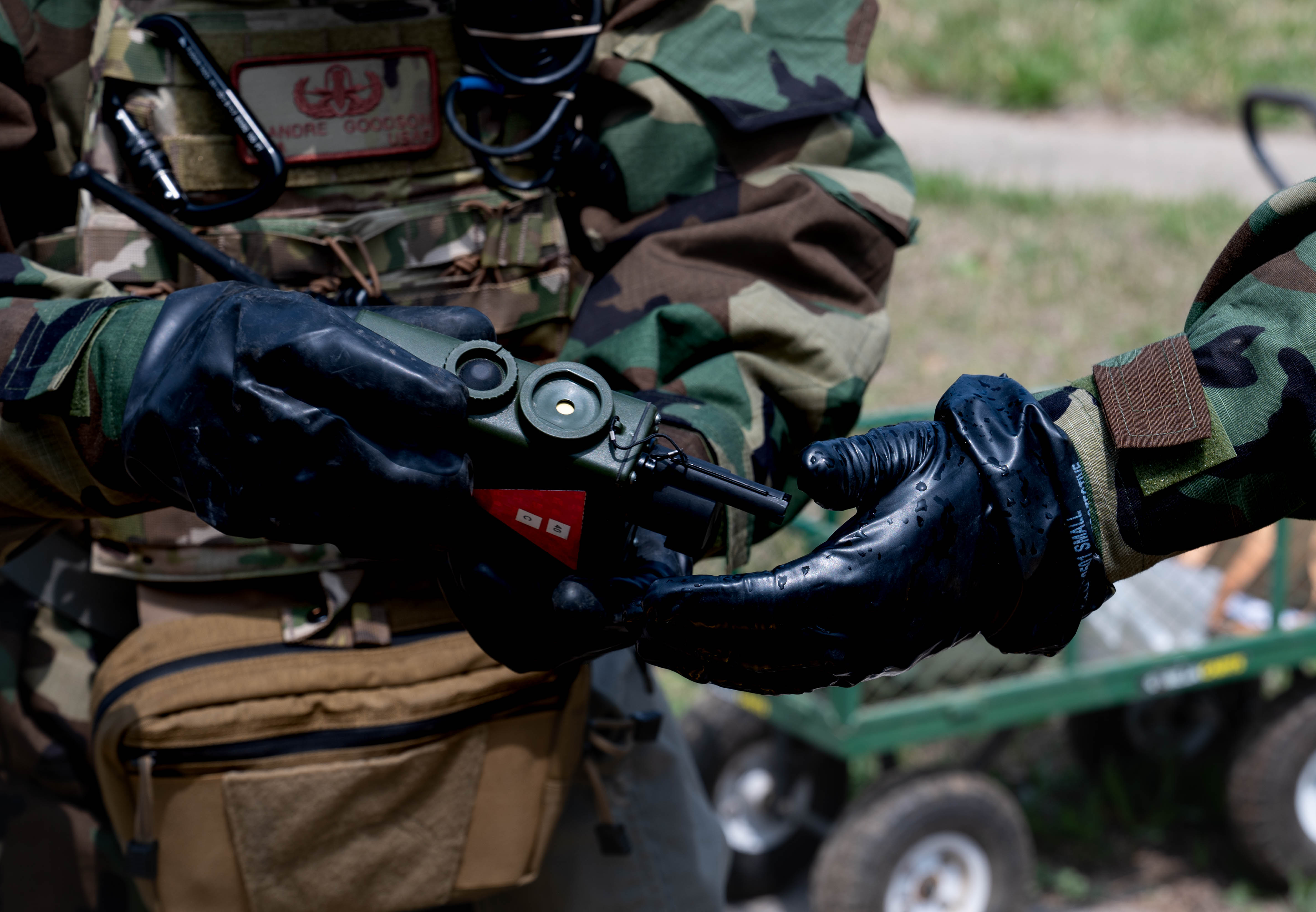 8th CES EOD, disposing of any problem > Kunsan Air Base > Kunsan Air Base