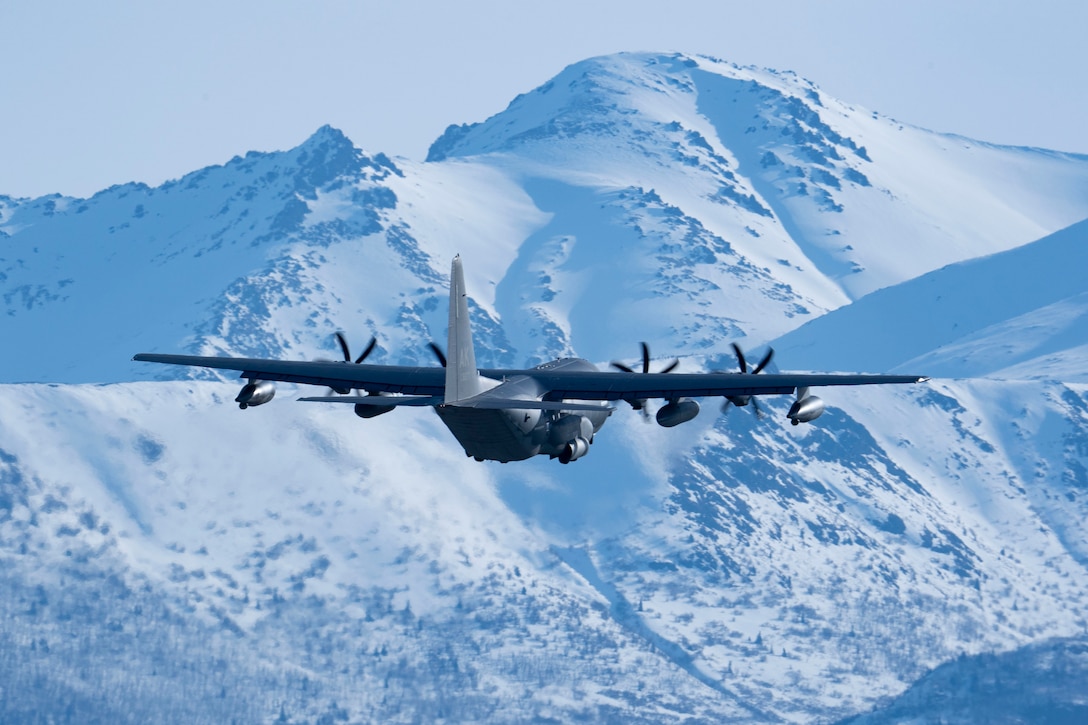 F-35s conduct hot-pit refueling while JBER aircraft maintain Air