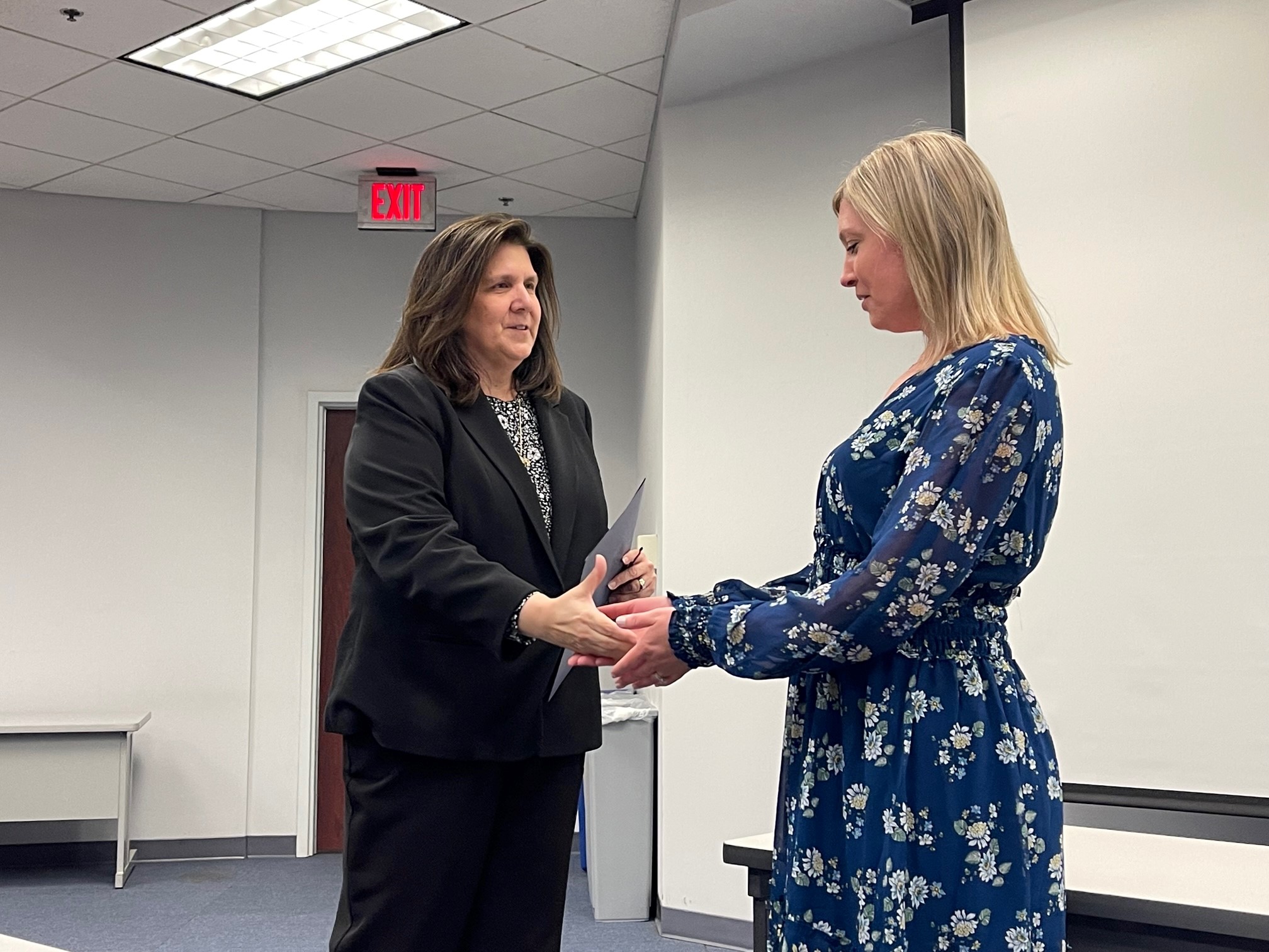 DCAA Director Visits Virginia Tidewater Area Offices > DCAA > Article View