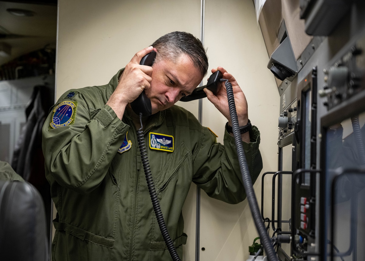 625th Strategic Operations Squadron lights up the night sky > Offutt ...