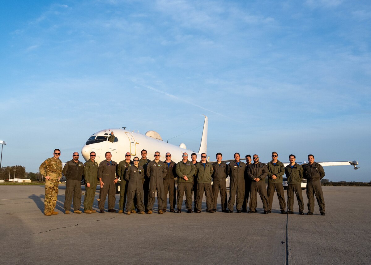 625th Strategic Operations Squadron lights up the night sky > Kirtland ...