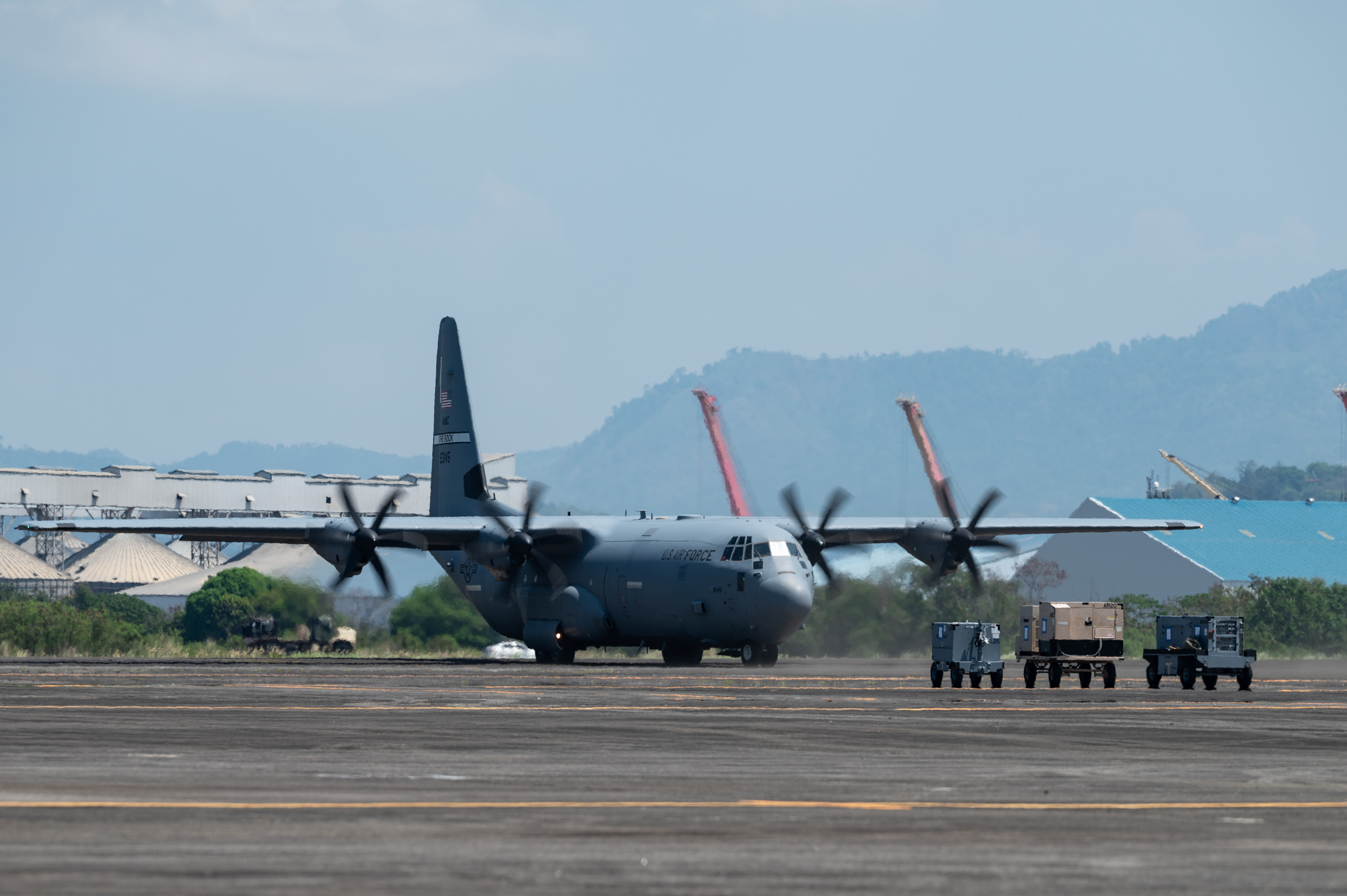 Little Rock Air Force Base Reservists deliver goods to Subic Bay ...