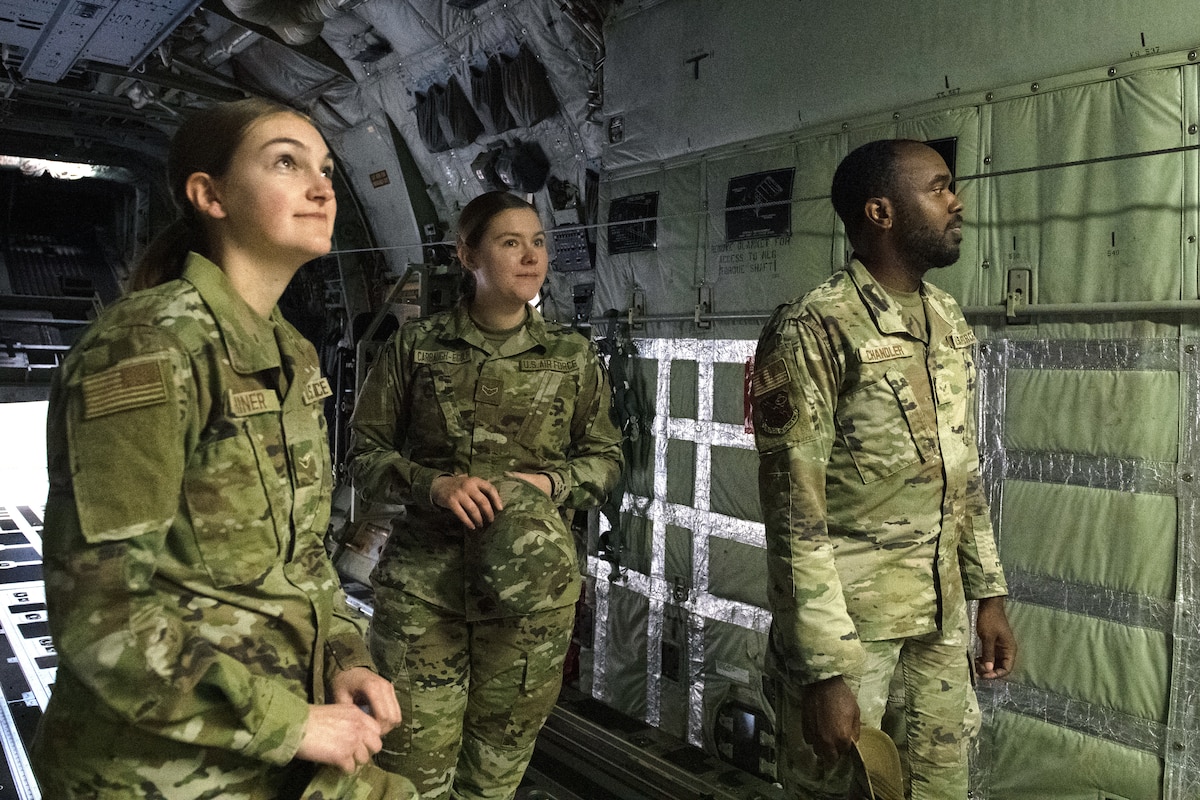 Airmen familiarized with MC-130J Commando II > 193rd Special Operations ...