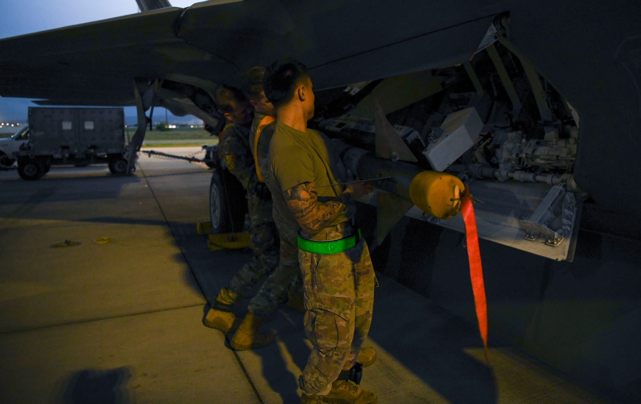 477th Maintainers Support & Train with Hawaii Air National Guard ...