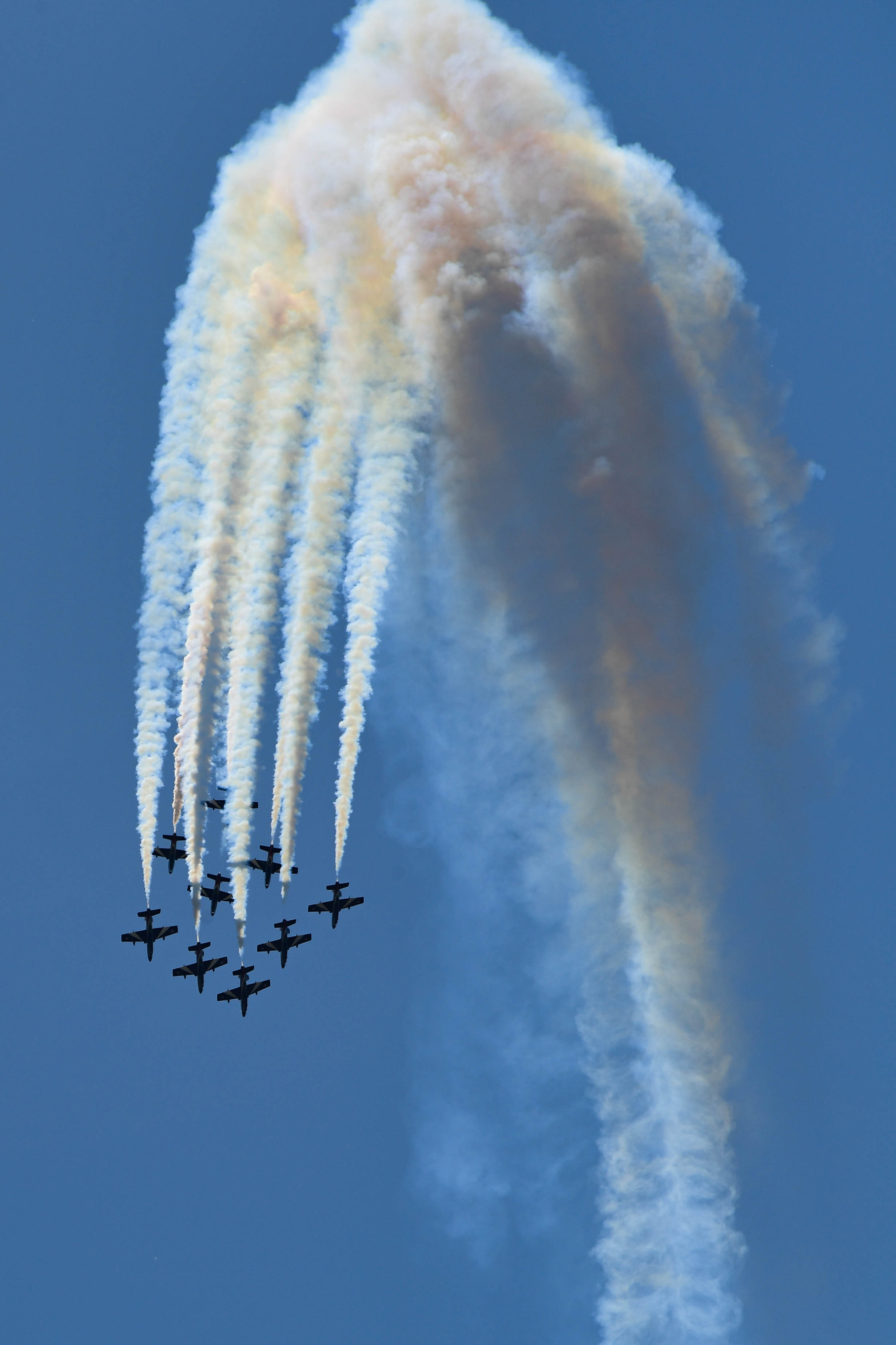 Italy’s Frecce Tricolori aerobatic team fly the skies of Aviano ...