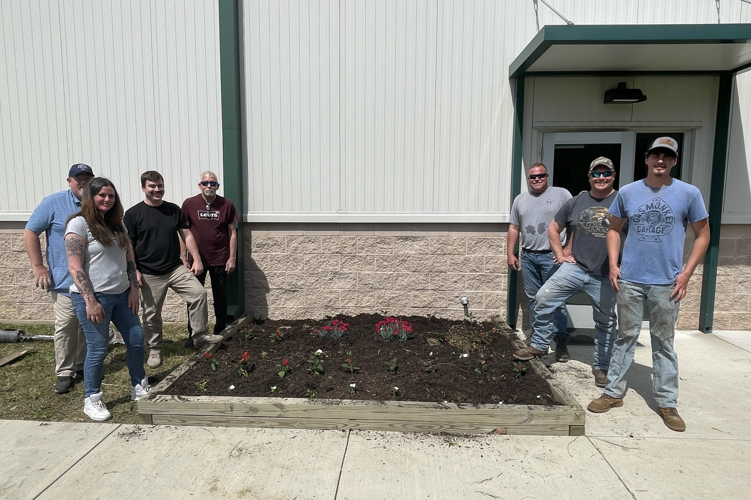 Fort Barfoot celebrates Earth Day with beautification projects ...