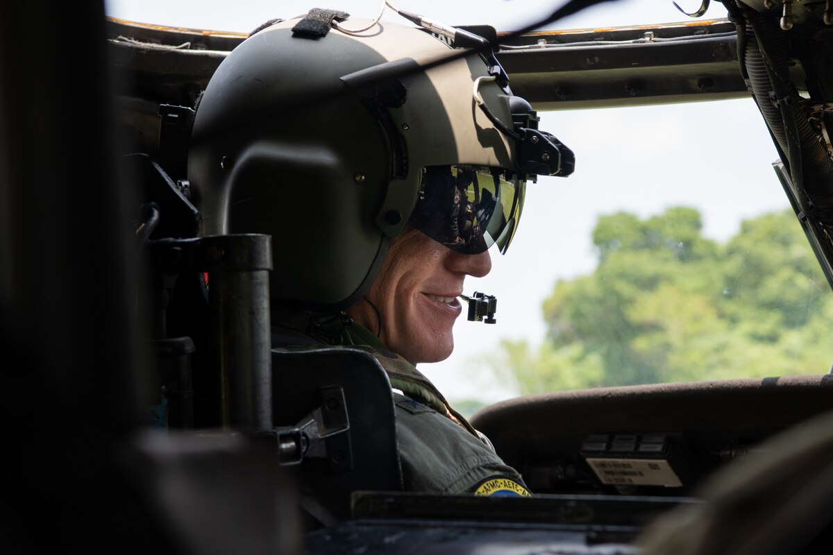 18th Wing commander conducts CSAR training > 5th Air Force > Article ...