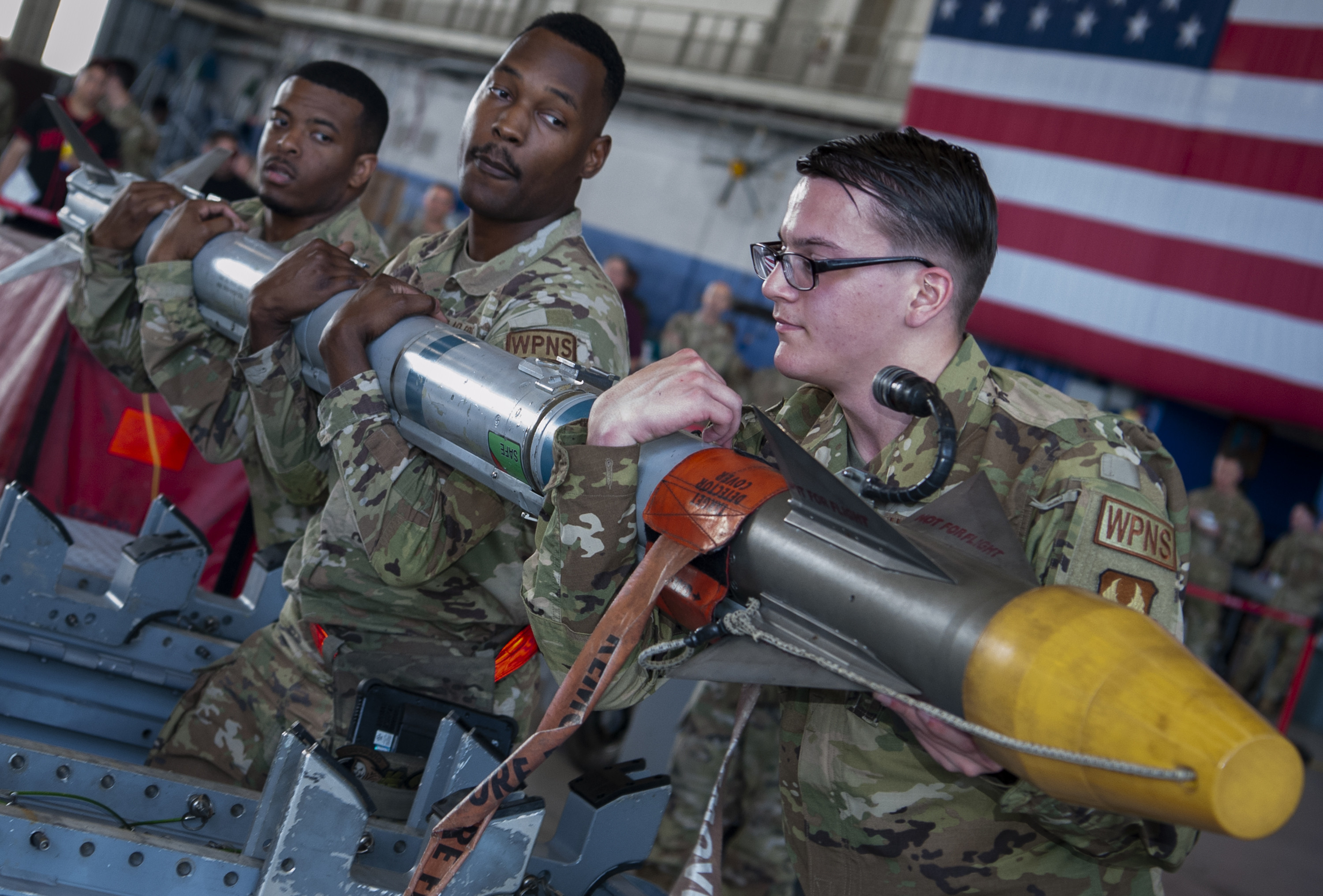 Crews battle with bombs, missiles > Eglin Air Force Base > Article Display