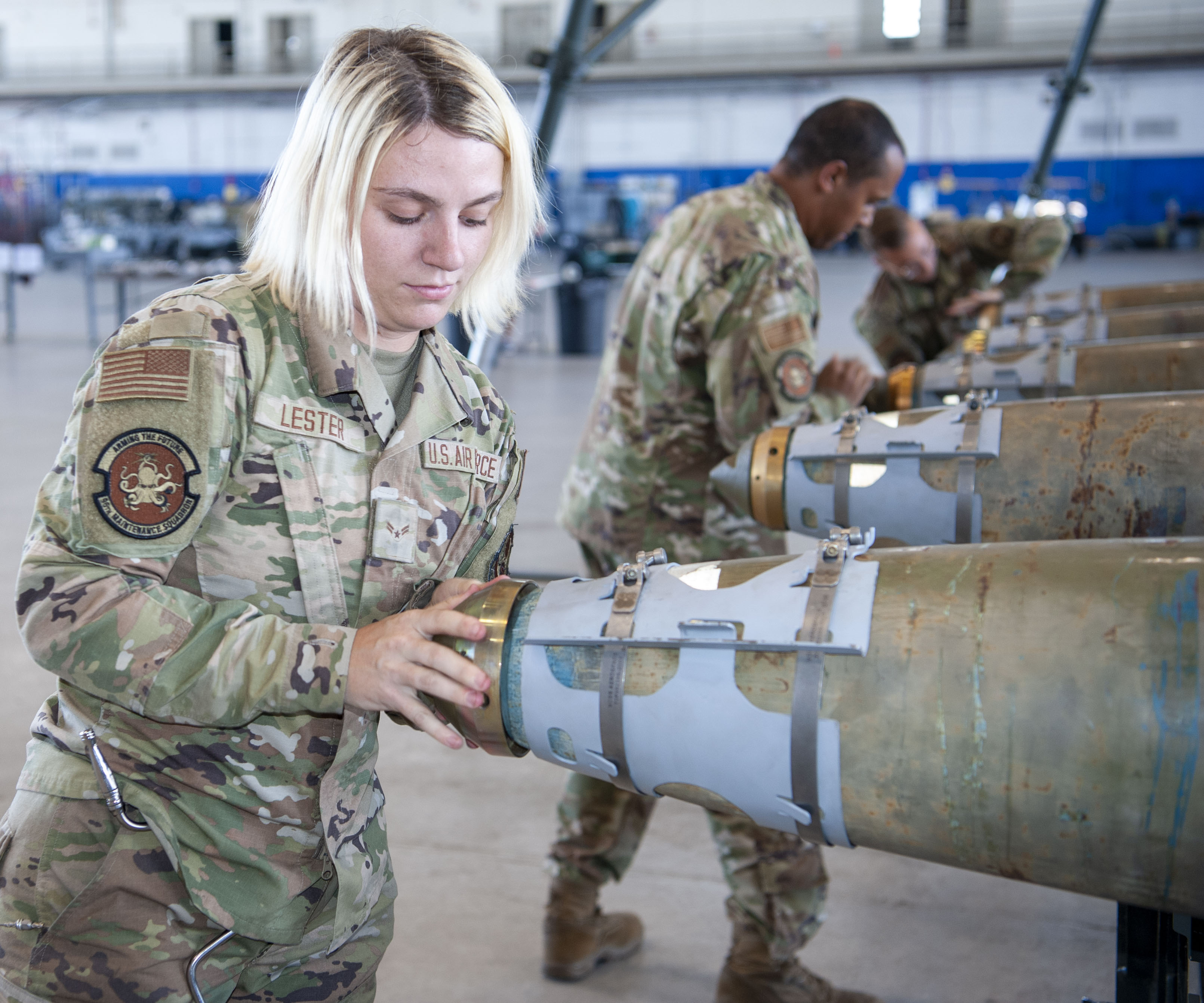Maintainers hold weapons load, bomb building events > Eglin Air Force ...