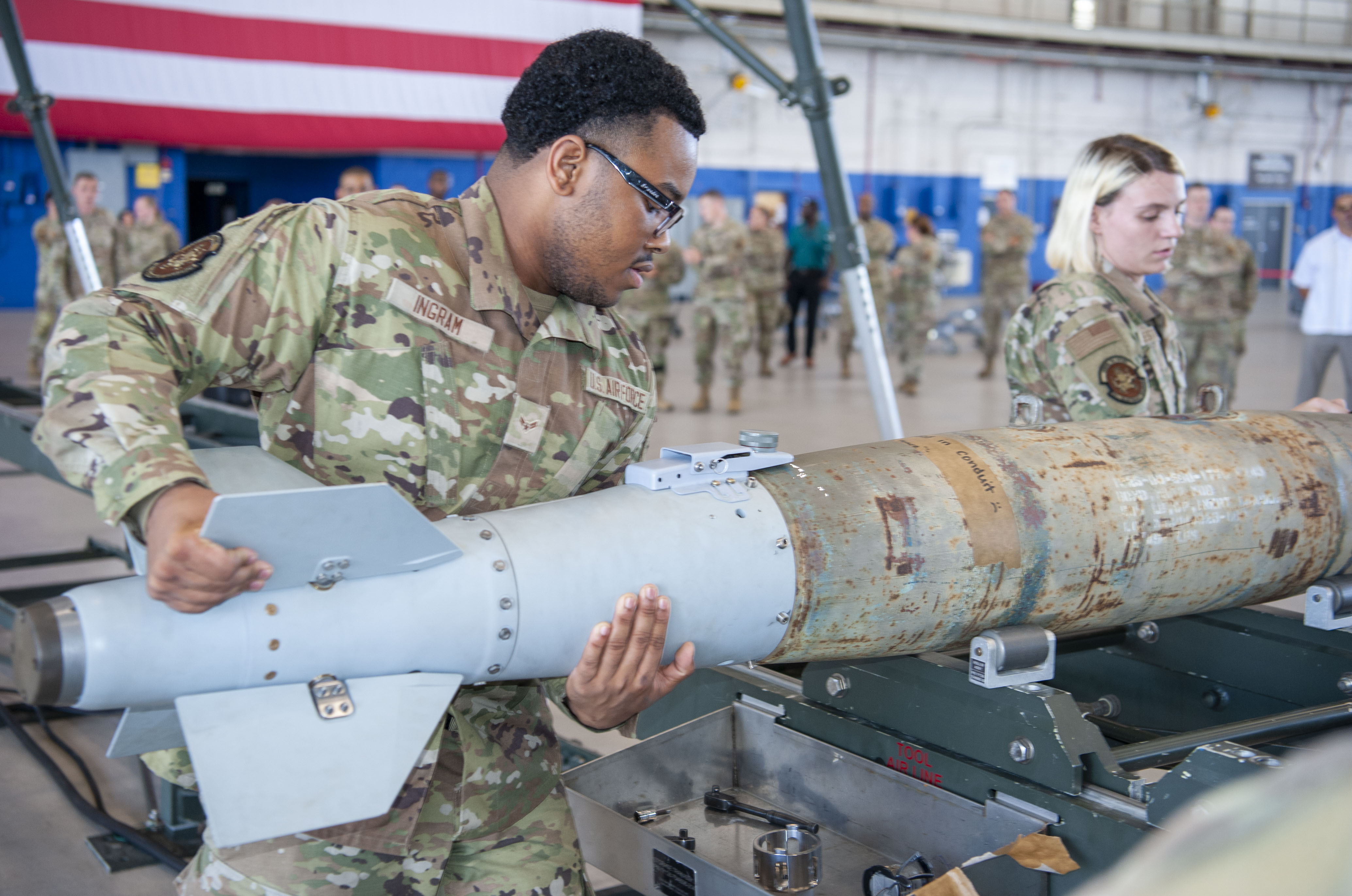 Maintainers hold weapons load, bomb building events > Eglin Air Force ...