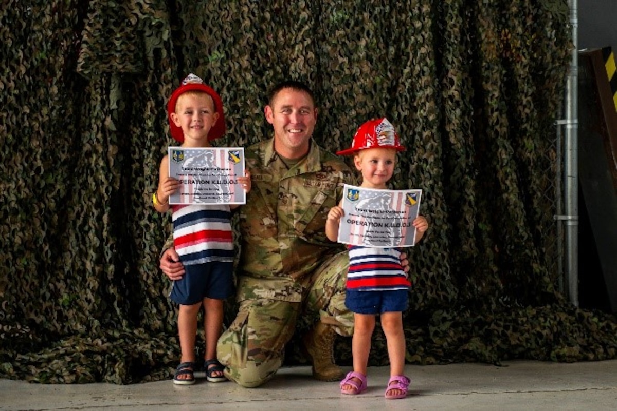 Operation KUDOS helps children understand deployment > Air Force ...