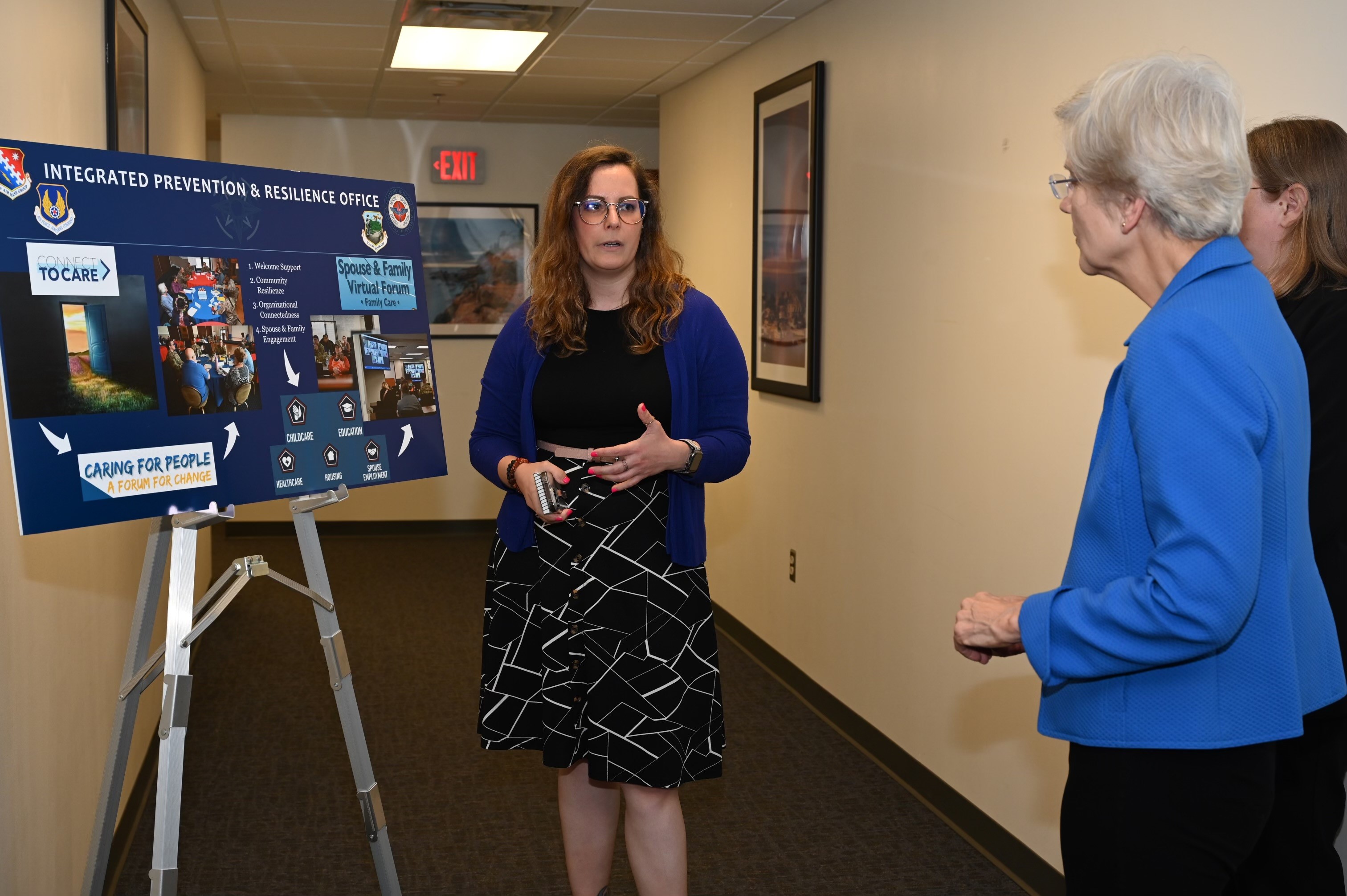 Senator Warren visits Hanscom AFB > Hanscom Air Force Base > Article ...