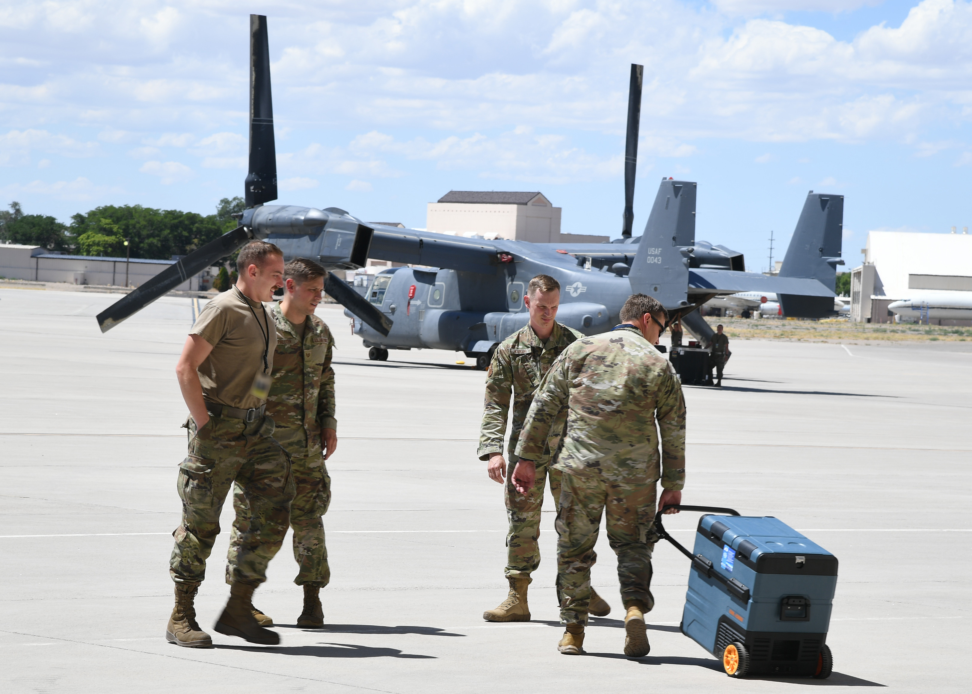 58th SOW First Sergeants perform random snacks of kindness > Kirtland ...