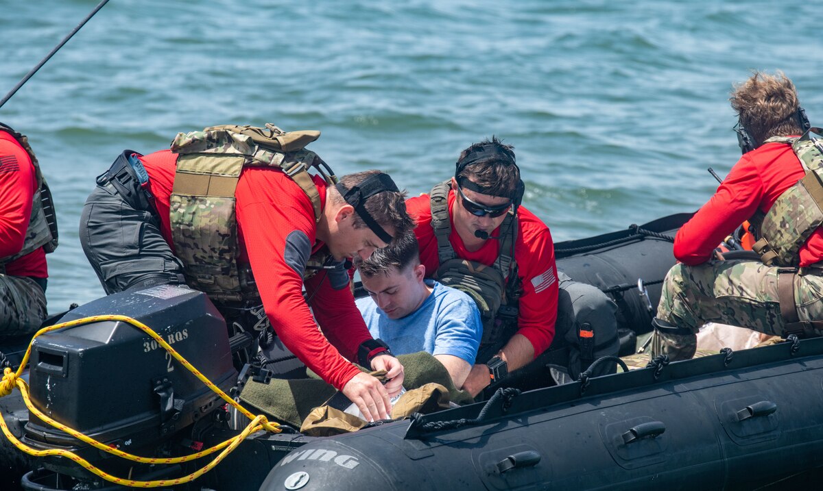 Maritime combat search and rescue exercise > 920th Rescue Wing ...