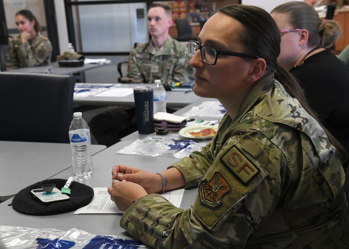 Kirtland's Defense Threat Reduction Agency conducts a "build a bag ...