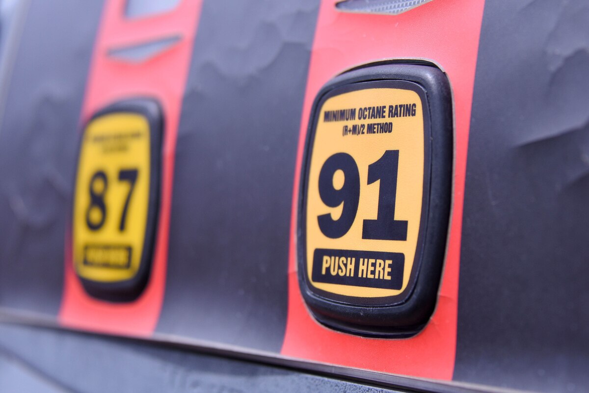 Grand Forks AFB AAFES Express gets premium fuel > Grand Forks Air Force ...