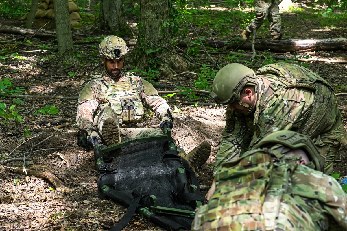 Forging Defenders for the fight > Youngstown Air Reserve Station ...