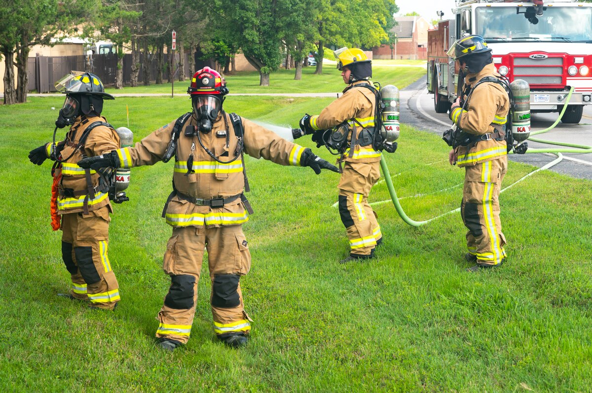 Scott AFB conducts fuel spill exercise > Scott Air Force Base > Article ...