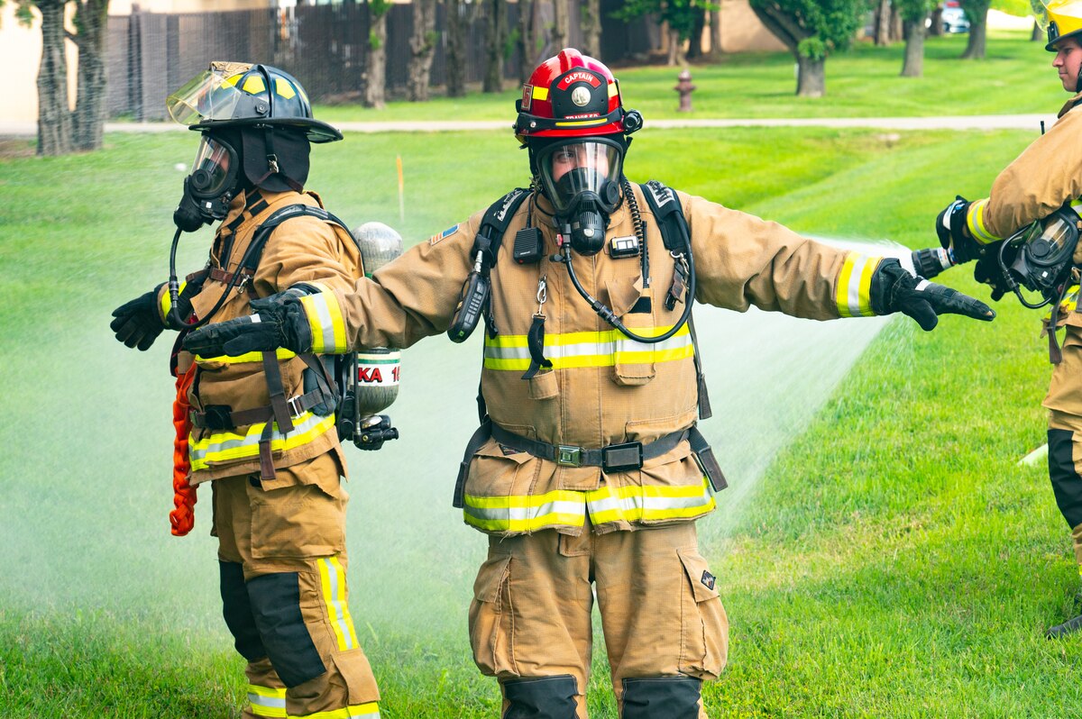 Scott AFB conducts fuel spill exercise > Scott Air Force Base > Article ...