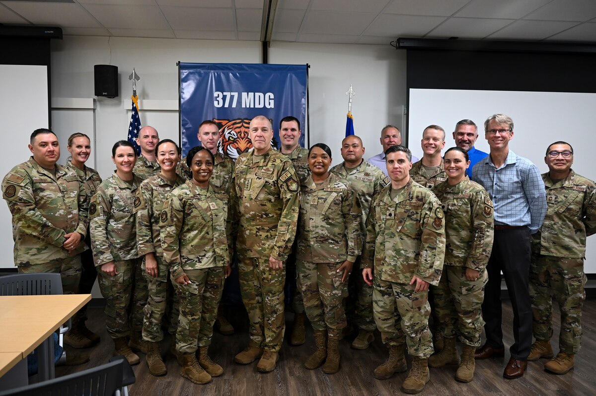 Gen. Thomas Bussiere visits Kirtland Air Force Base > Kirtland Air ...