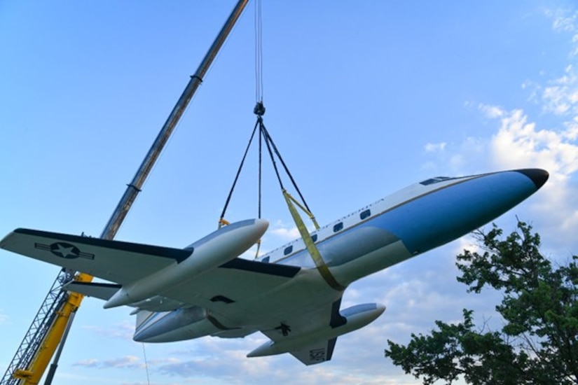 VC-140B #89001 briefly returns to the wild blue yonder > Joint Base ...