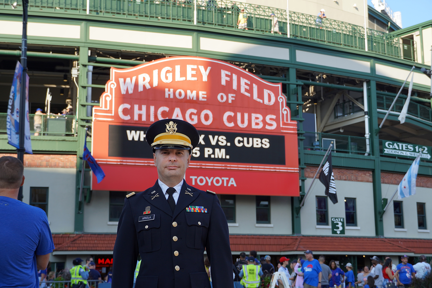 Chicago Cubs honor Army Reserve officer at the Crosstown Series > U.S ...