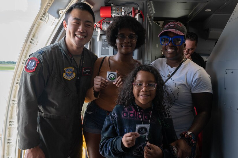 JB MDL kids understand deployments > Joint Base McGuire-Dix-Lakehurst ...