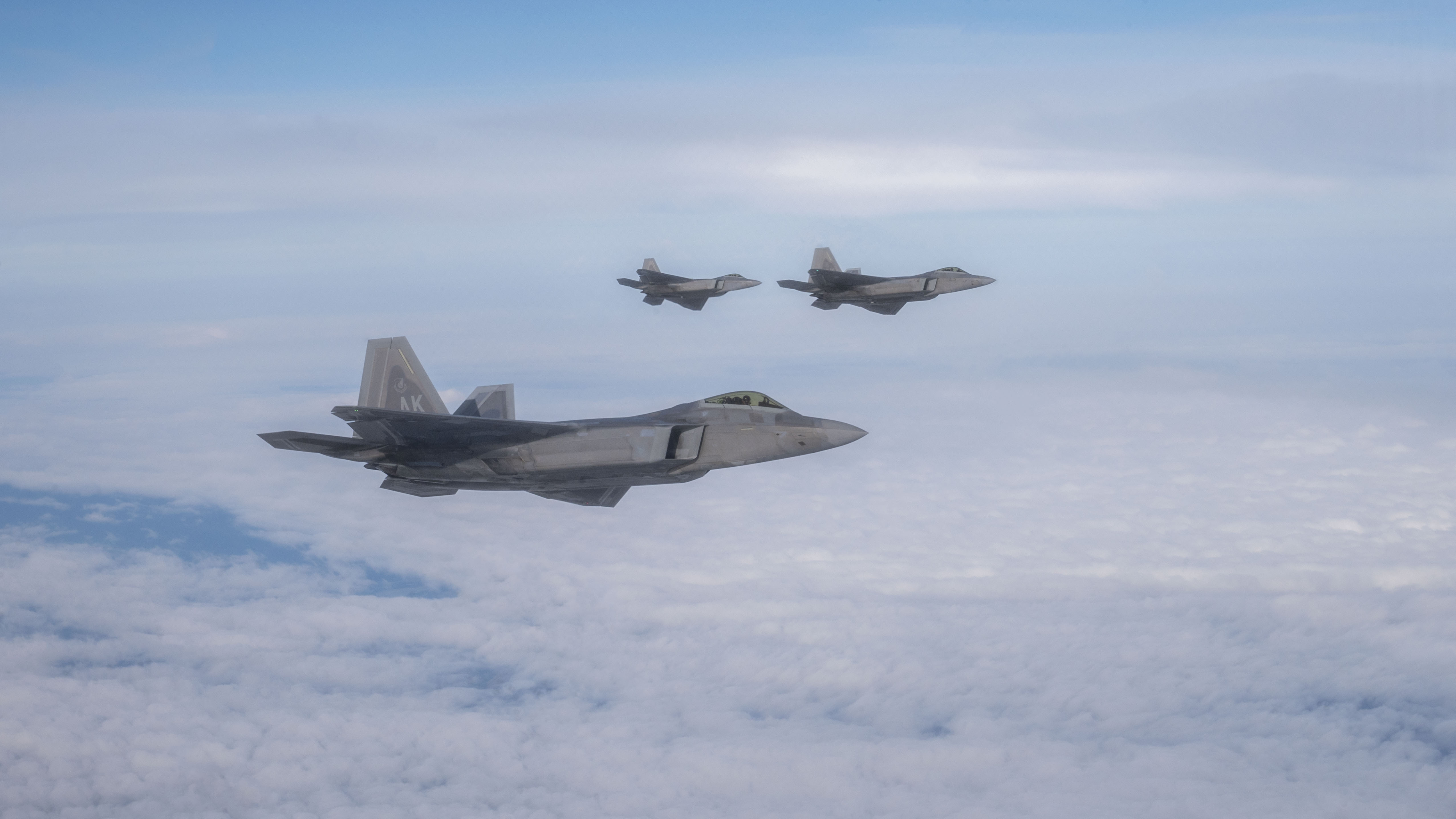 133rd ARS refuels F-35s, F-22s, and F-16s for Red Flag-Alaska 23-3 ...