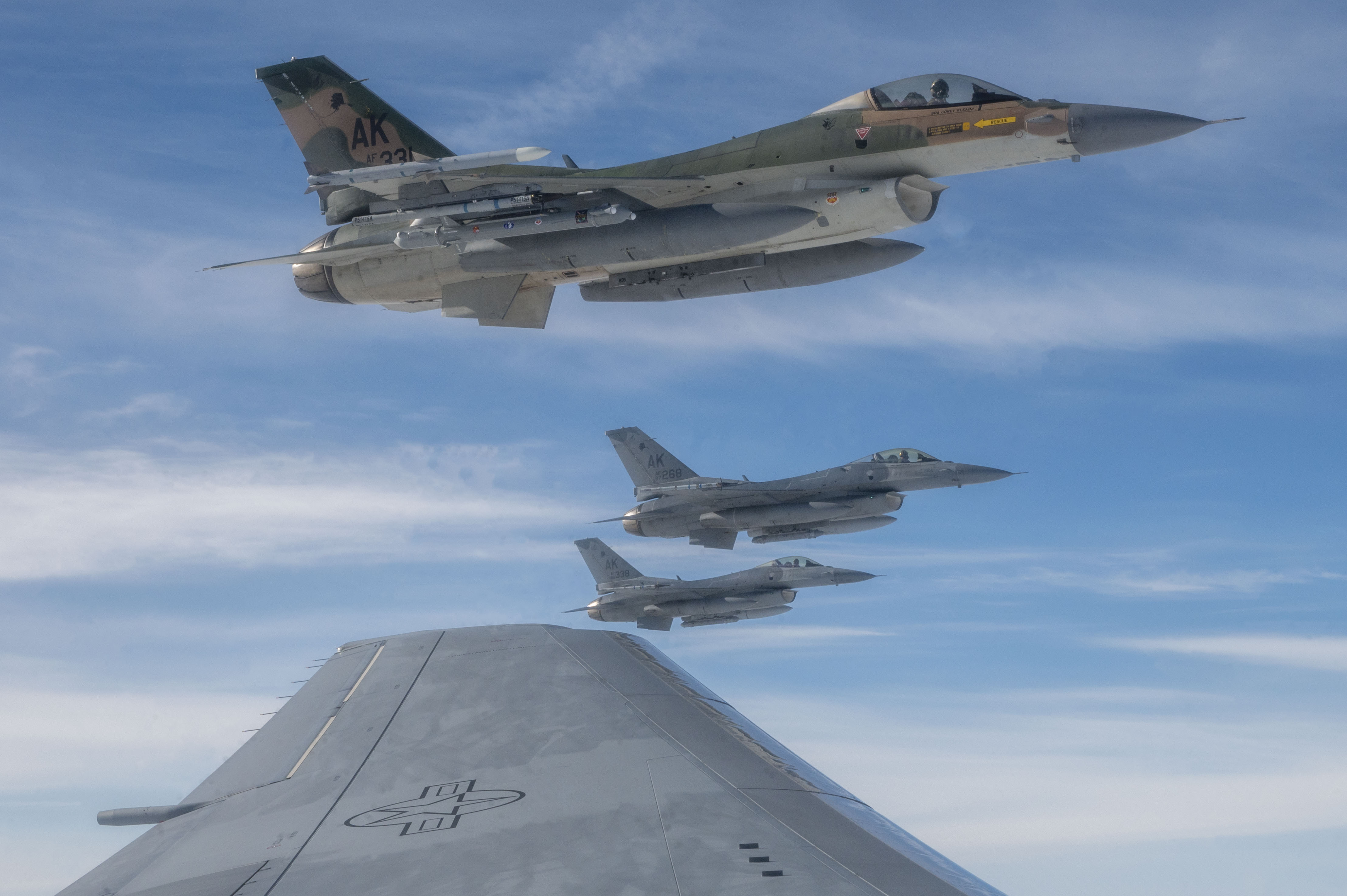 133rd ARS refuels F-35s, F-22s, and F-16s for Red Flag-Alaska 23-3 ...