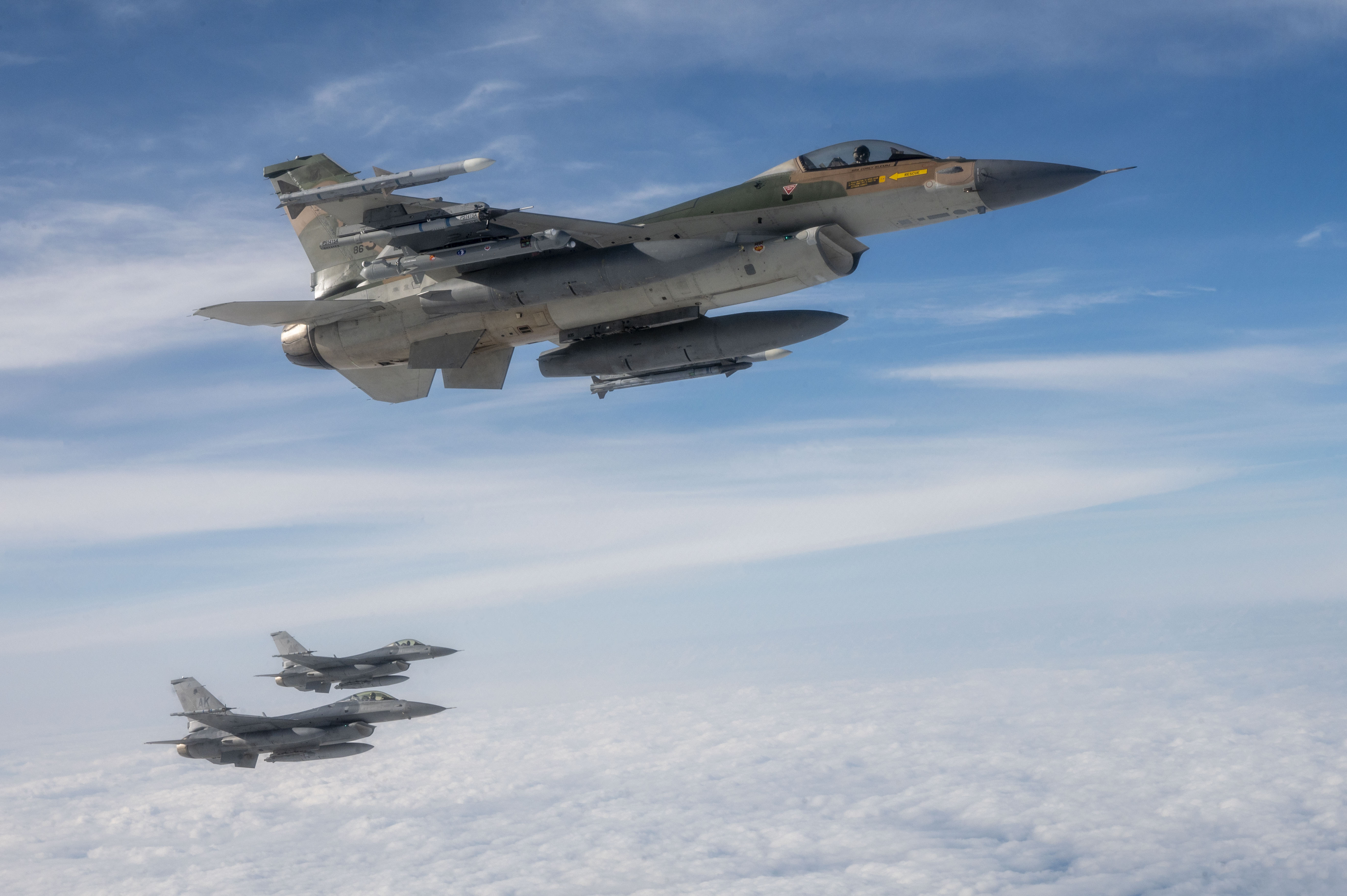 133rd ARS refuels F-35s, F-22s, and F-16s for Red Flag-Alaska 23-3 ...