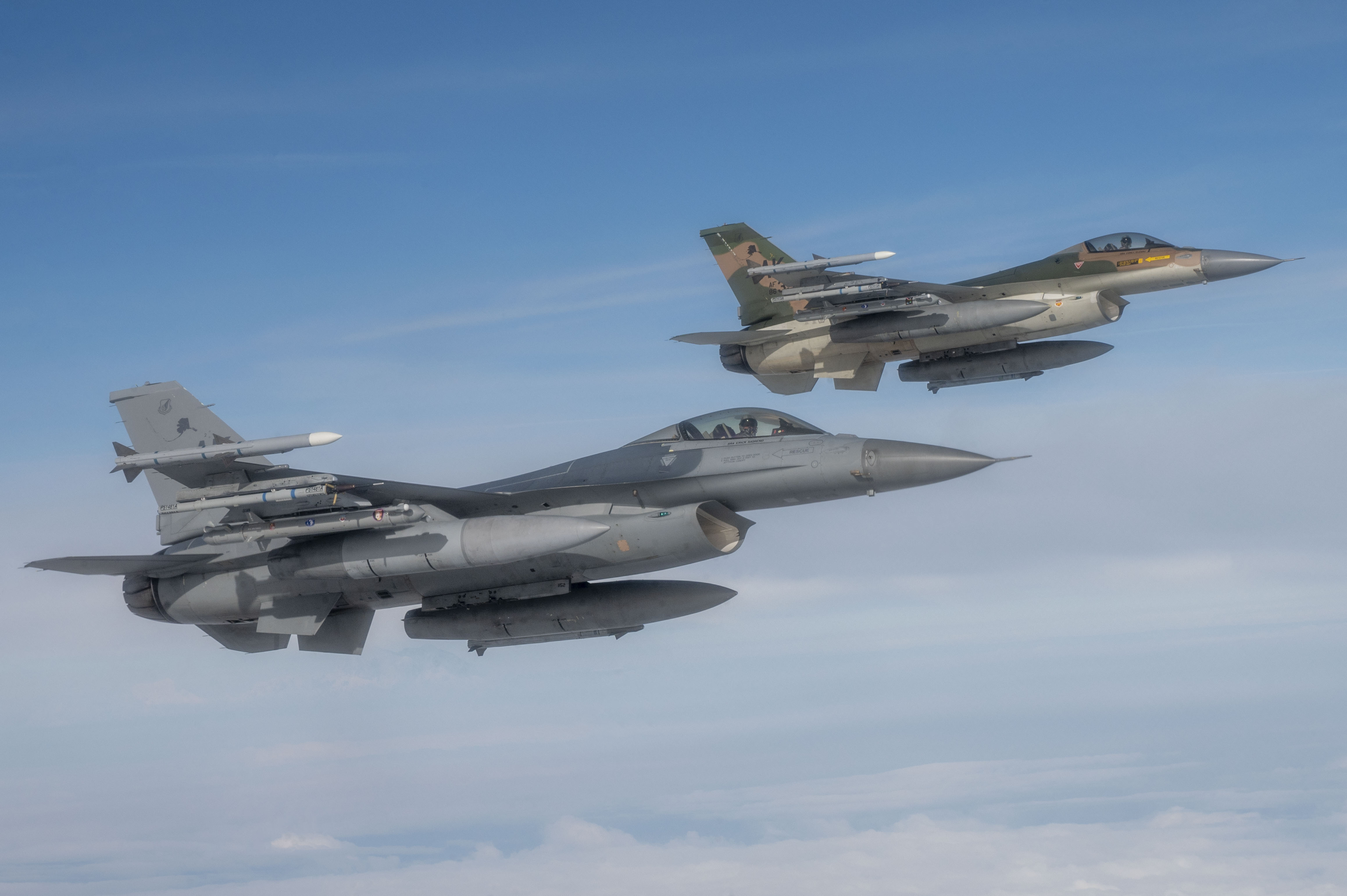 133rd ARS refuels F-35s, F-22s, and F-16s for Red Flag-Alaska 23-3 ...