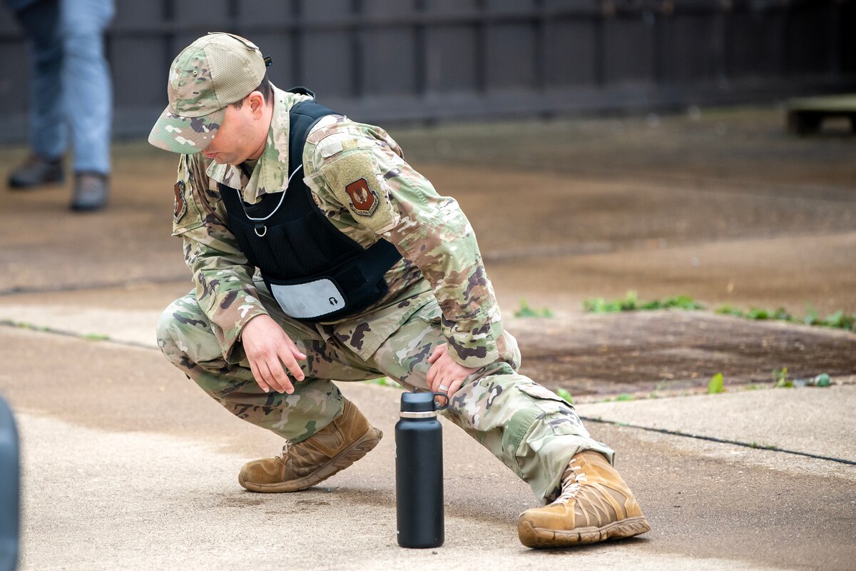 Pathfinders, mission partners take on DANCON march > 501st Combat ...