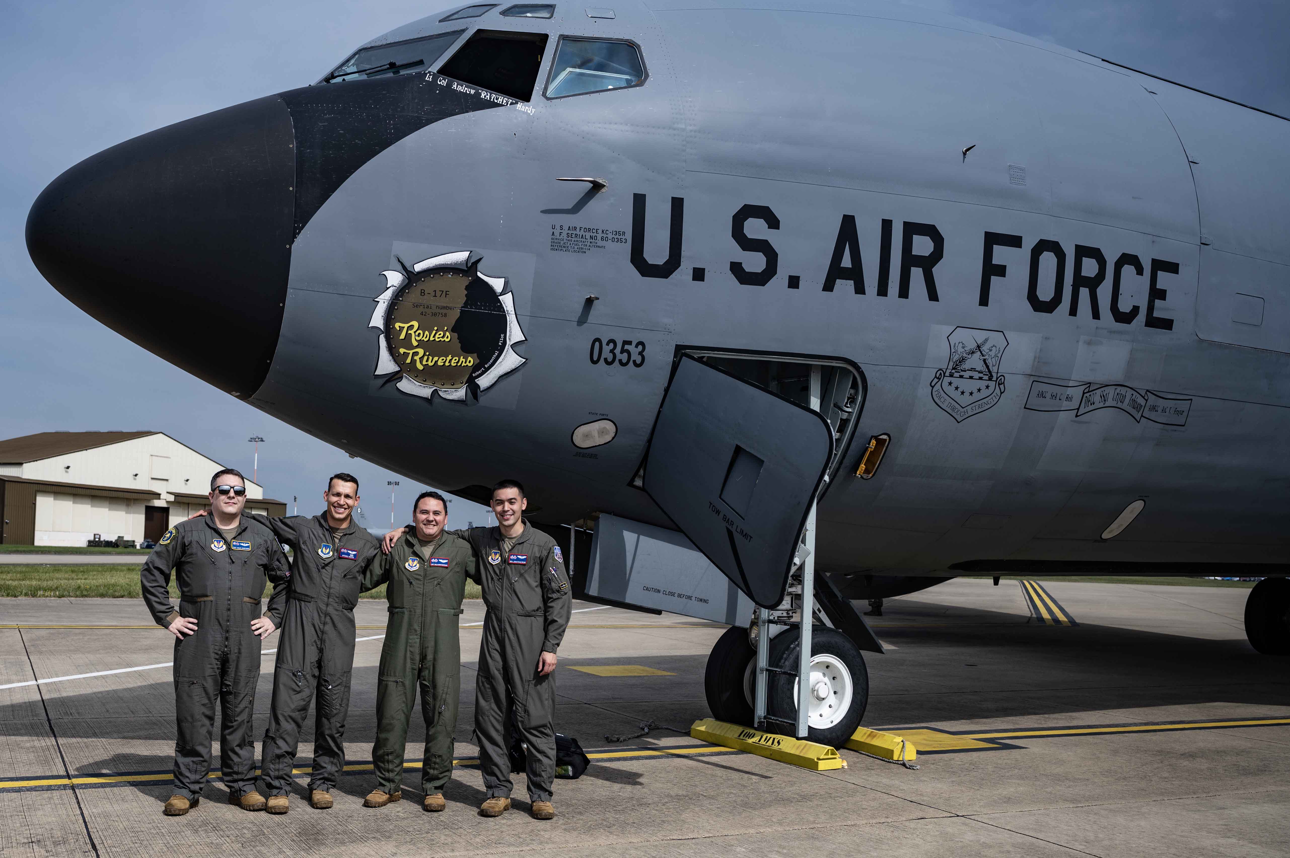 RAF Mildenhall supports RAF Lakenheath > Royal Air Force Mildenhall ...