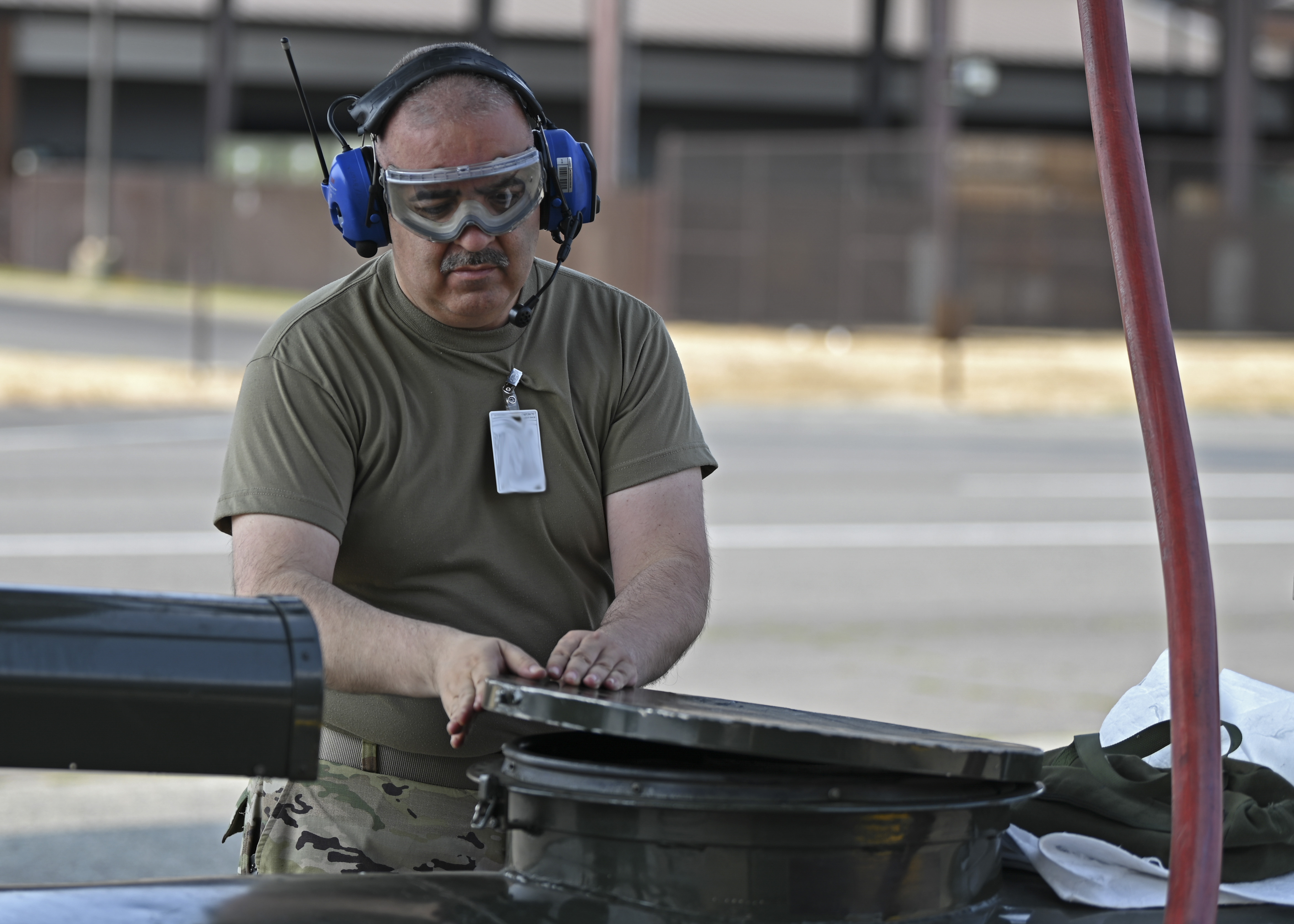 62d MXS, 446th MXS lighten C-17s fuel load > Team McChord > Article Display