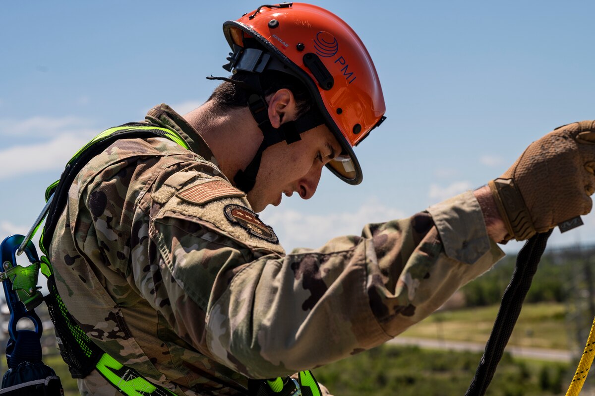 No Comms; No bombs > Air Combat Command > Article Display