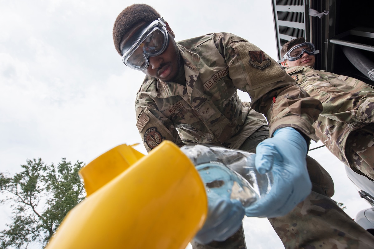 LRS Airmen test fuel for flight > Seymour Johnson Air Force Base ...