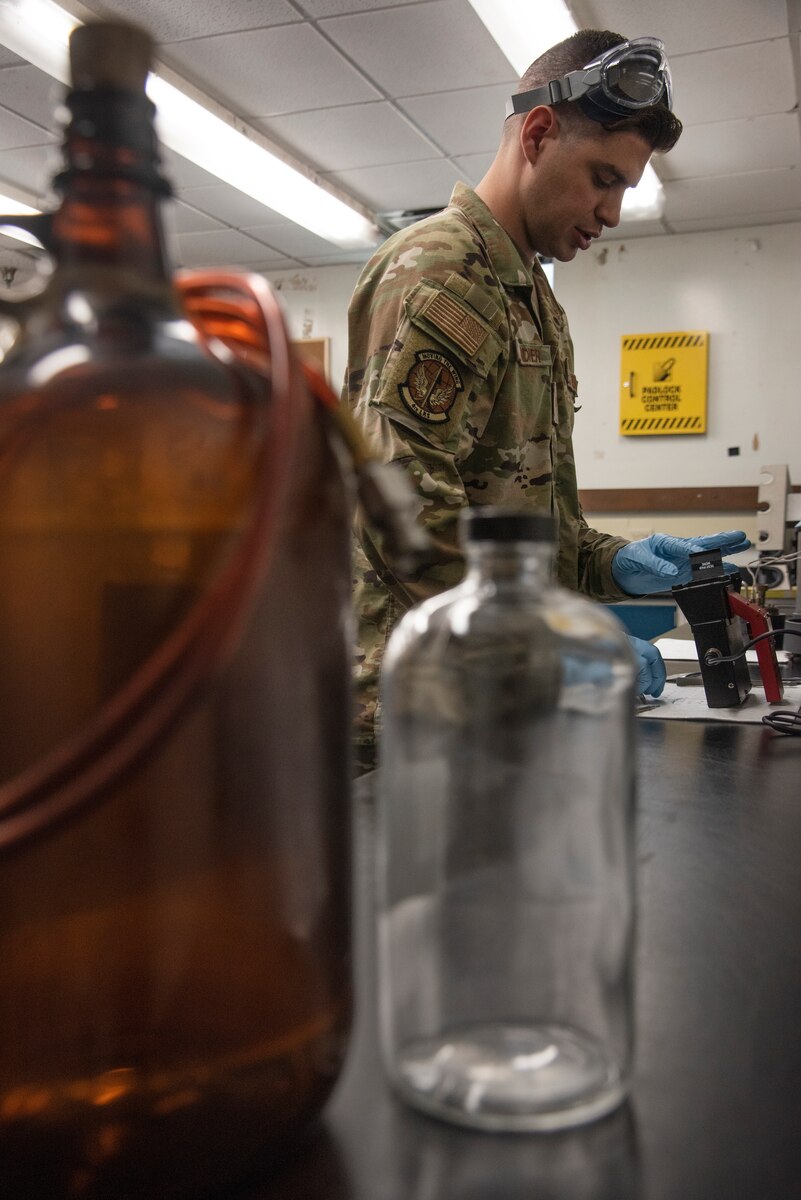 LRS Airmen test fuel for flight > Seymour Johnson Air Force Base ...