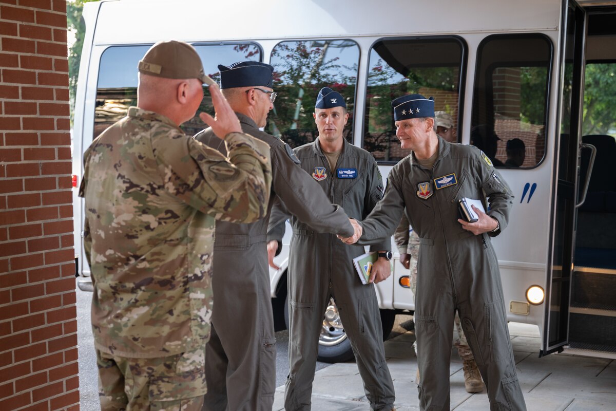 Lt. Gen. Russ L. Mack visits the 4th Fighter Wing > Seymour Johnson Air ...