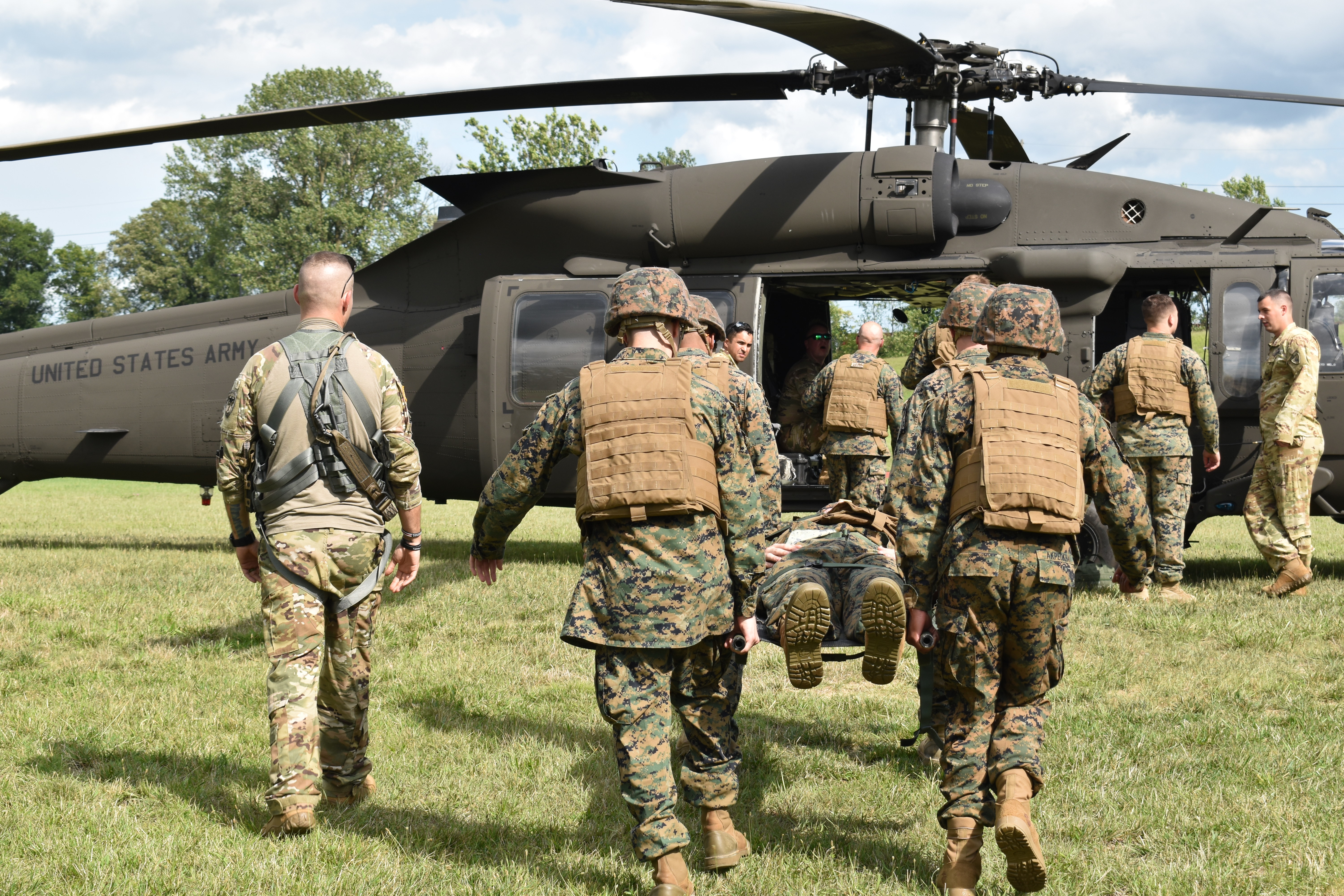 4th Marine Division Communication Marines conduct joint MEDEVAC ...