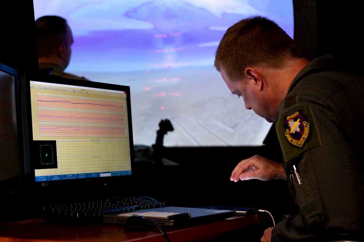 ETFC: Developing future test & evaluation leaders > Tinker Air Force Base > Article Display