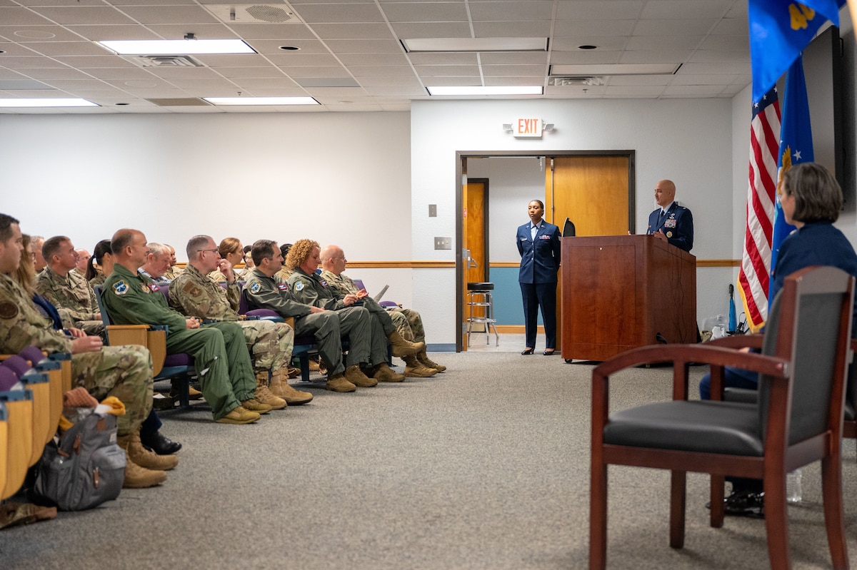 Roldan assumes command of 403rd Force Support Squadron > 403rd Wing ...