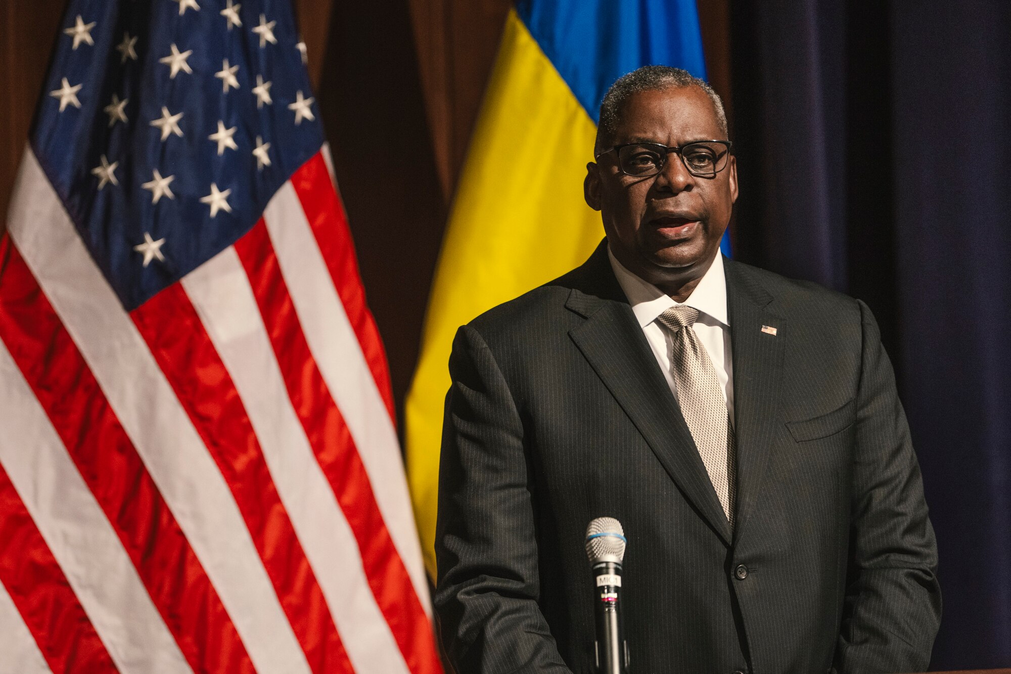 Austin Ushers in U.S.-Ukrainian Defense Industrial Base Partnership ...