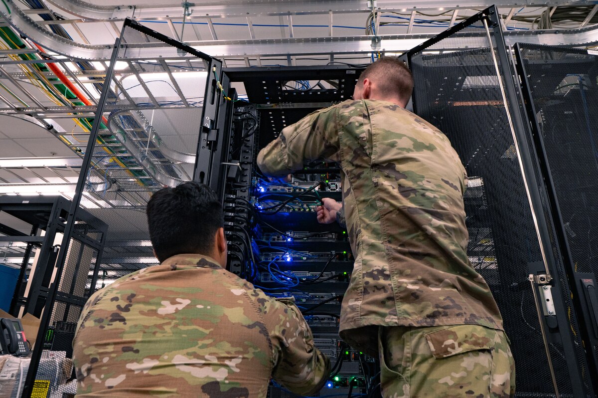 6th CS ensures fail safe communications > MacDill Air Force Base > News