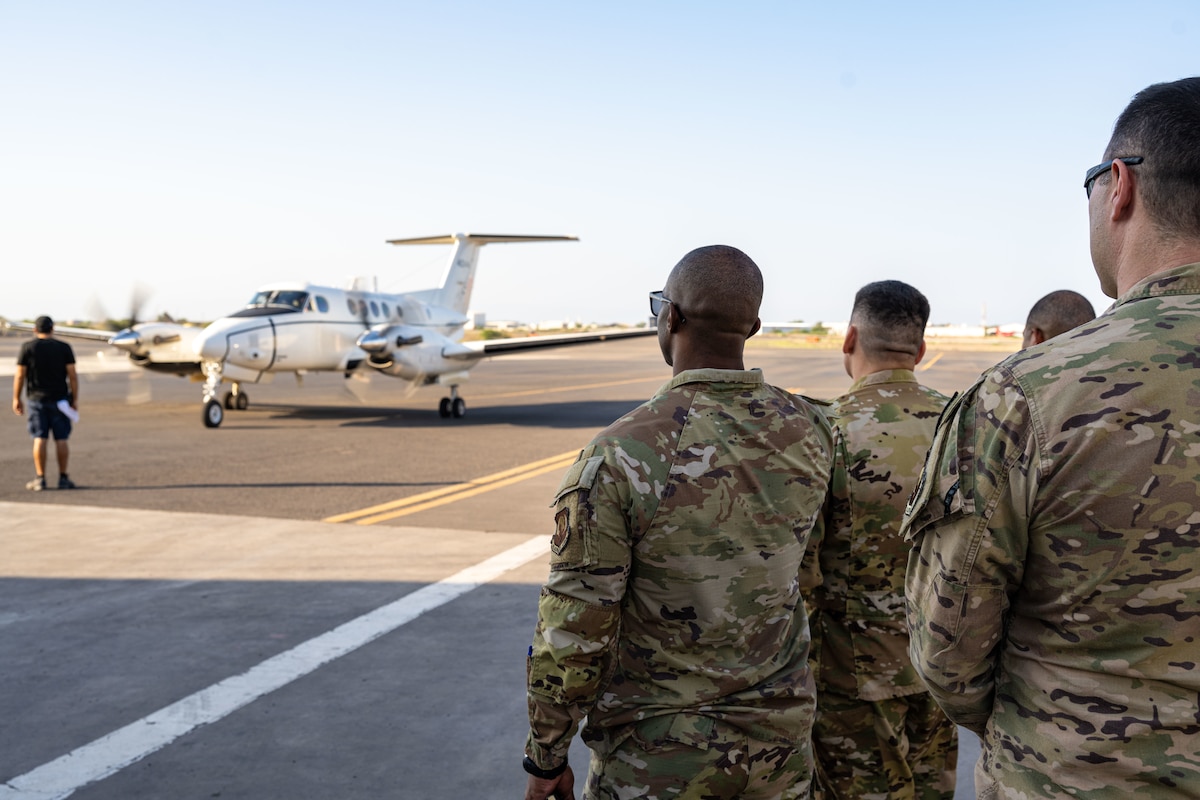 Third Air Force, 406 AEW leaders visit deployed troops > 505th Command ...