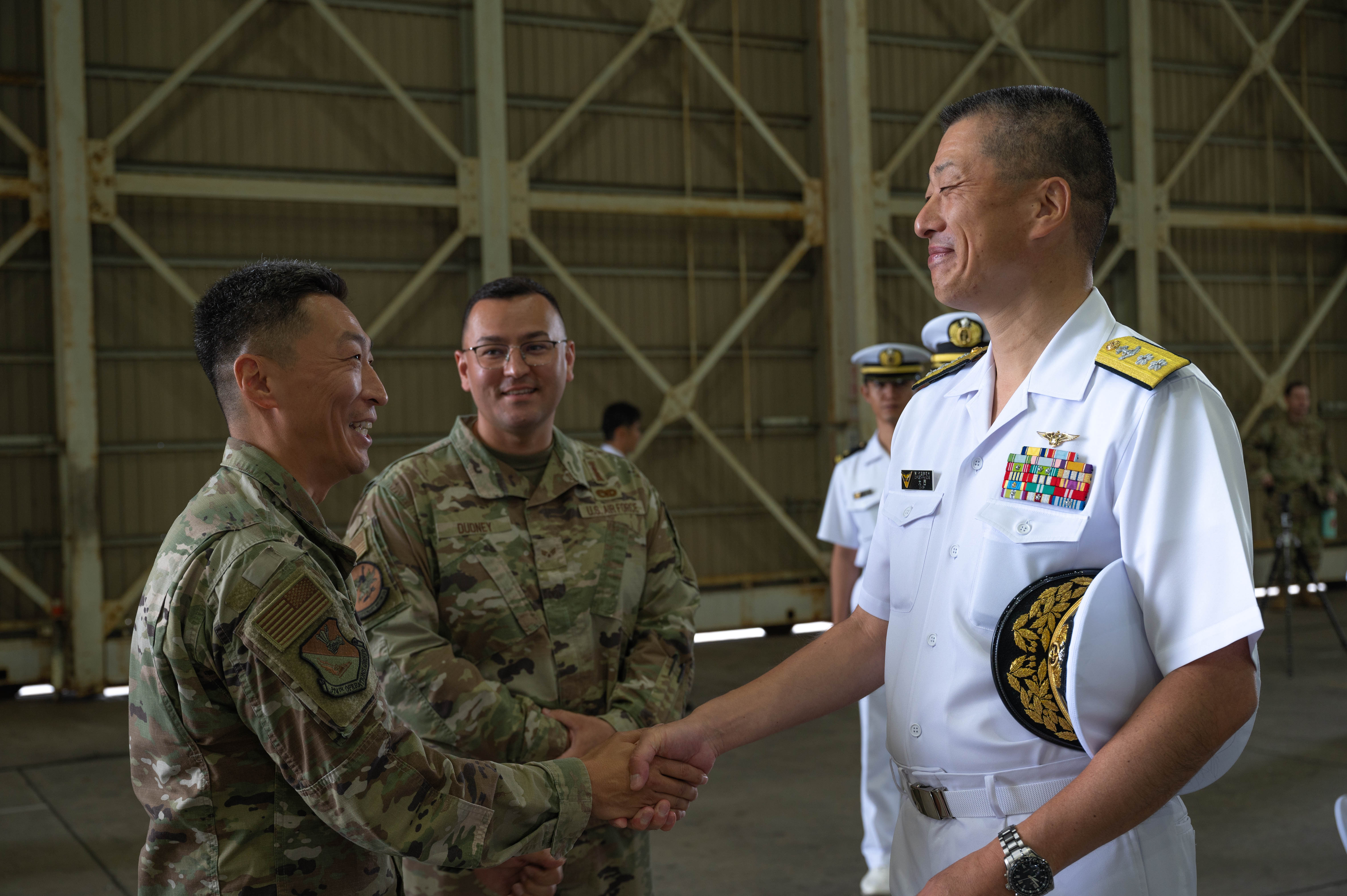 319 ERS transitions away from Kanoya community > Yokota Air Base ...