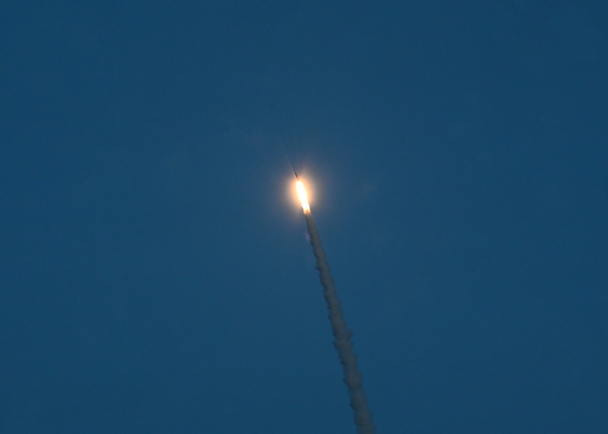 FTG-12 GROUND-BASED INTERCEPTOR LAUNCHES FROM VSFB > Vandenberg Space ...