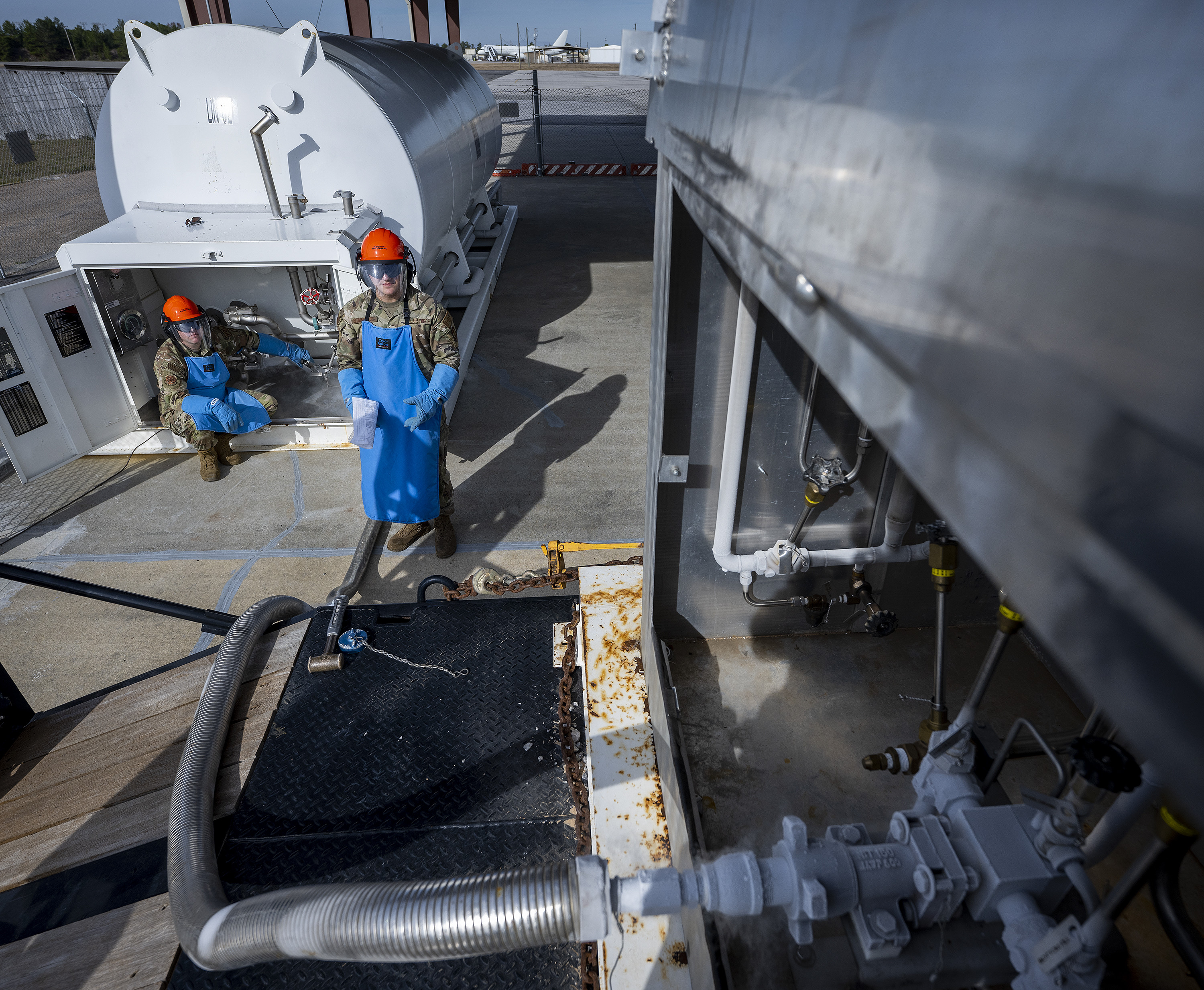 Cryogenics Airmen supply cool fuel for climatic munition test > Eglin ...